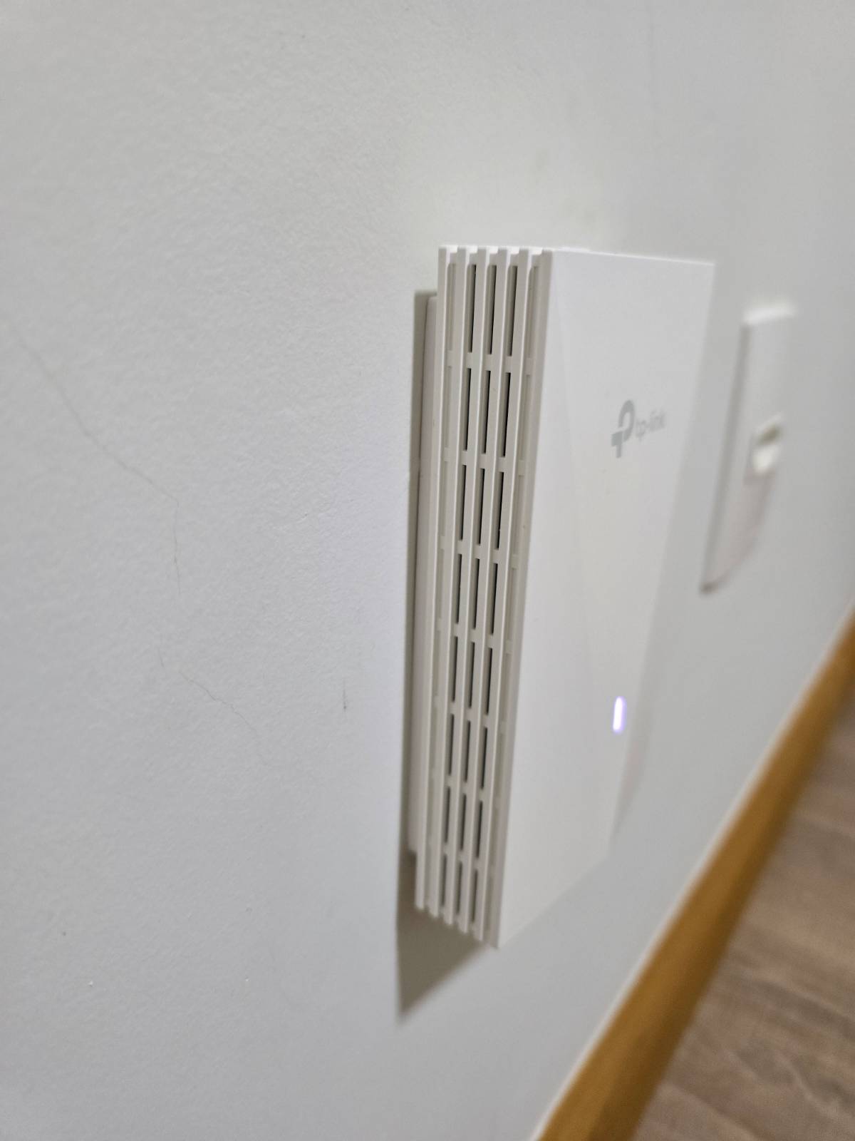 TP-Link EAP-655 Wall Cover by flavioheleno | Download free STL model ...