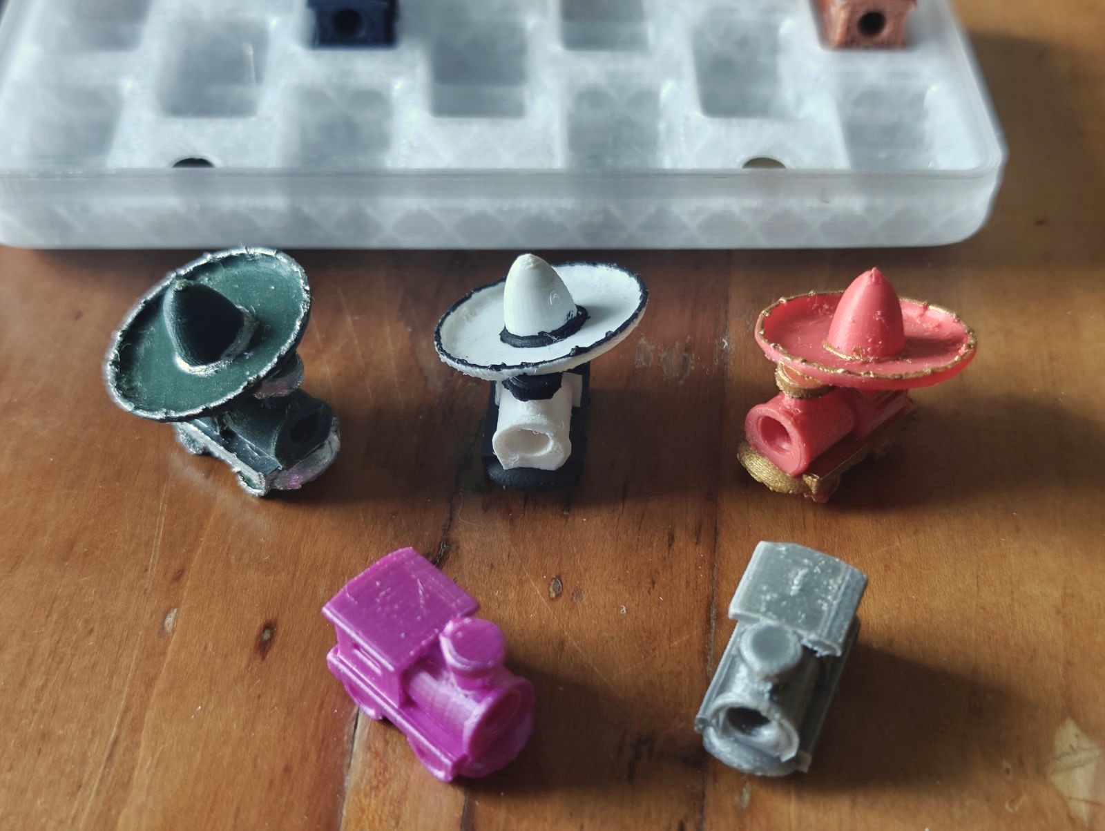 Mexican Train Dominos: Train Pieces + Magnetic Case by ChubbyEwok ...