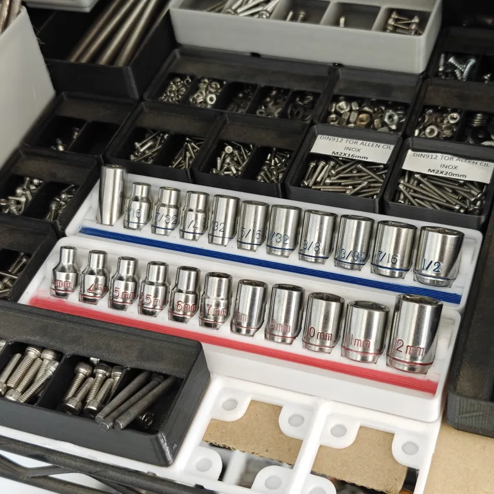 Universal socket holder Gridfinity (11 slots) by Canape511 | Download ...