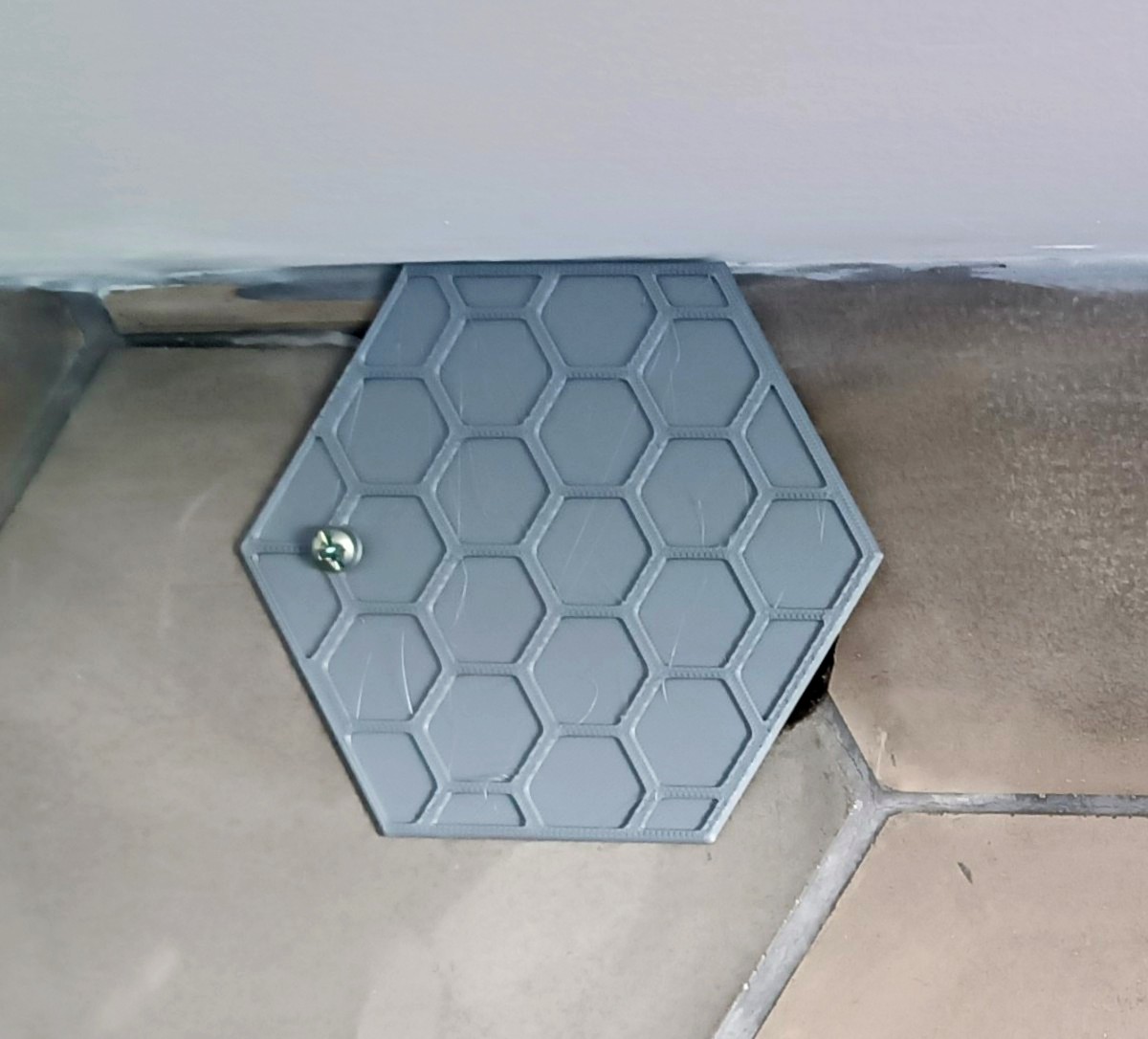 Hexagonal Cover for Octagonal Electrical Box by Baloo 3D | Download ...