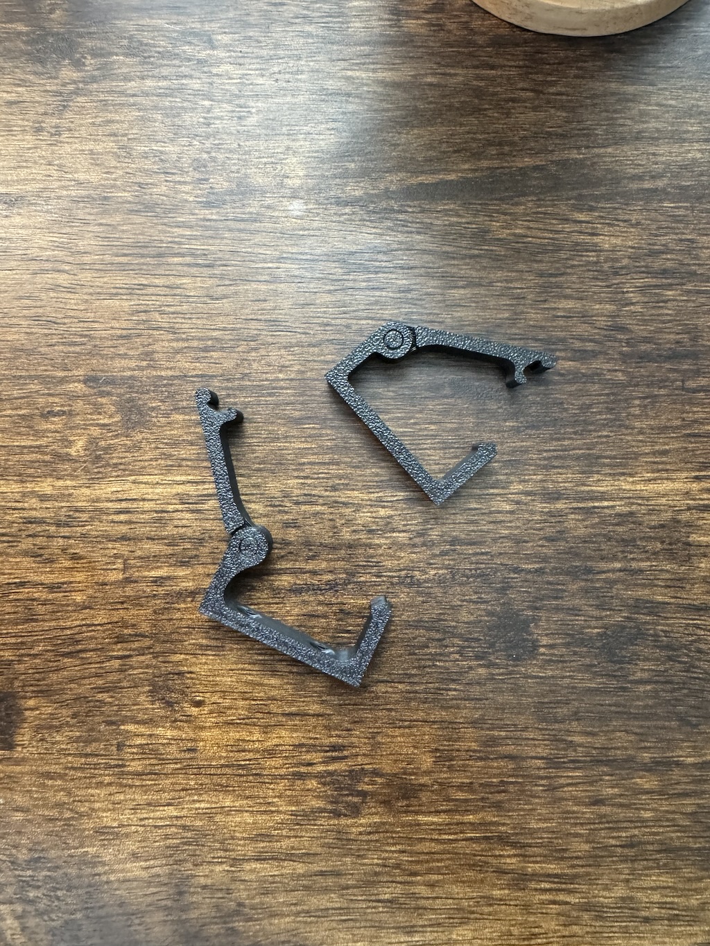 Under desk cable clip for cable management (print in place) by Paweł ...