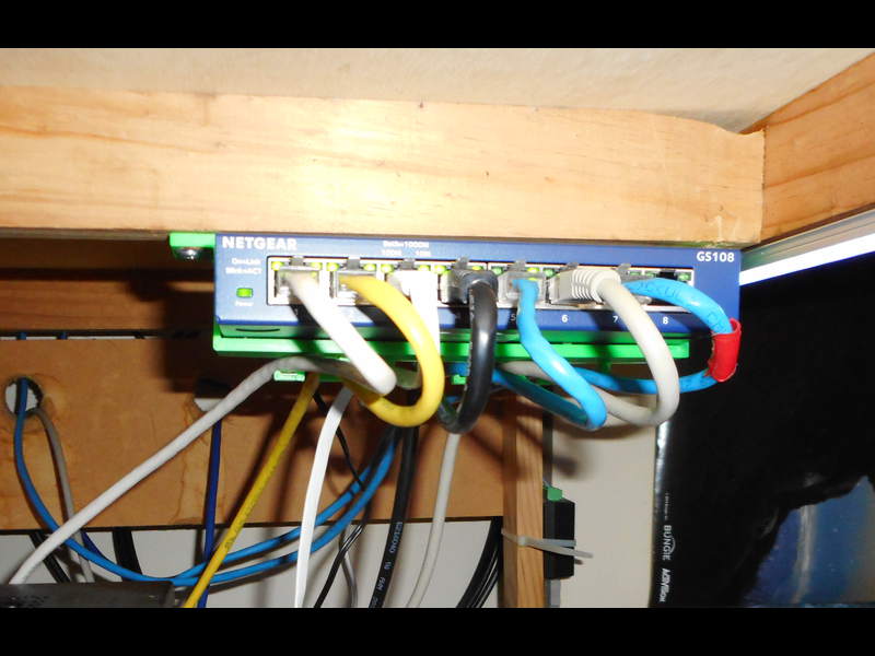 Under Desk Saddle Mount for Netgear 8 Port Switch by Bazzalight ...