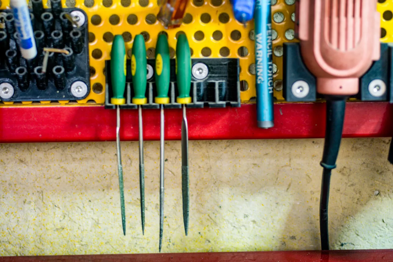 Small Files Holder for Perforated Panels by LexFran | Download free STL ...