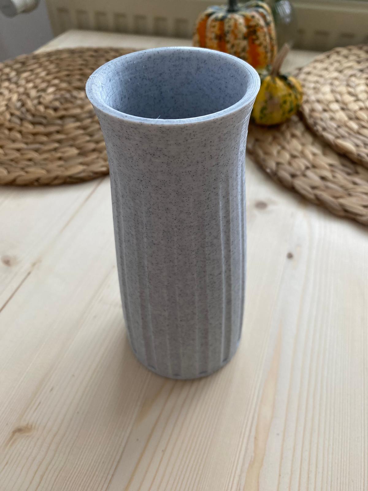 Simple vase (jednoduchá váza) by Zbyněk Ticháček | Download free STL ...