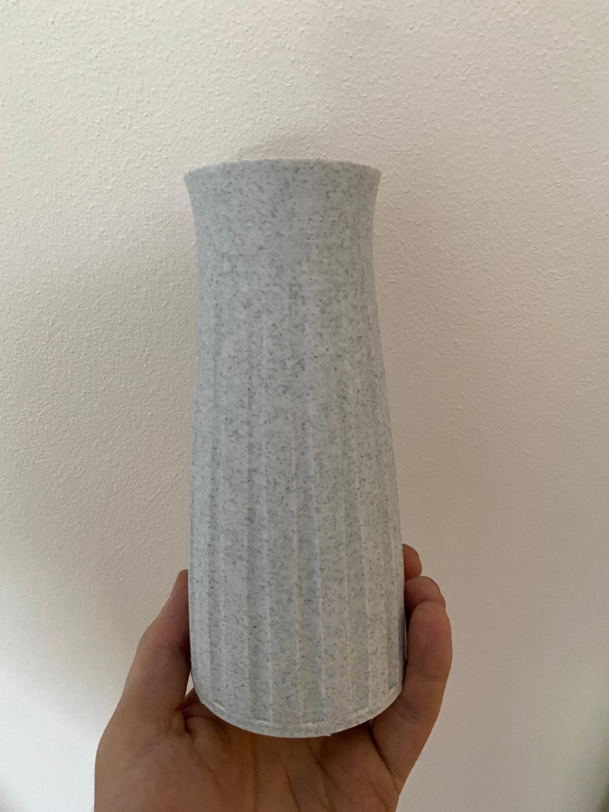 Simple vase (jednoduchá váza) by Zbyněk Ticháček | Download free STL ...