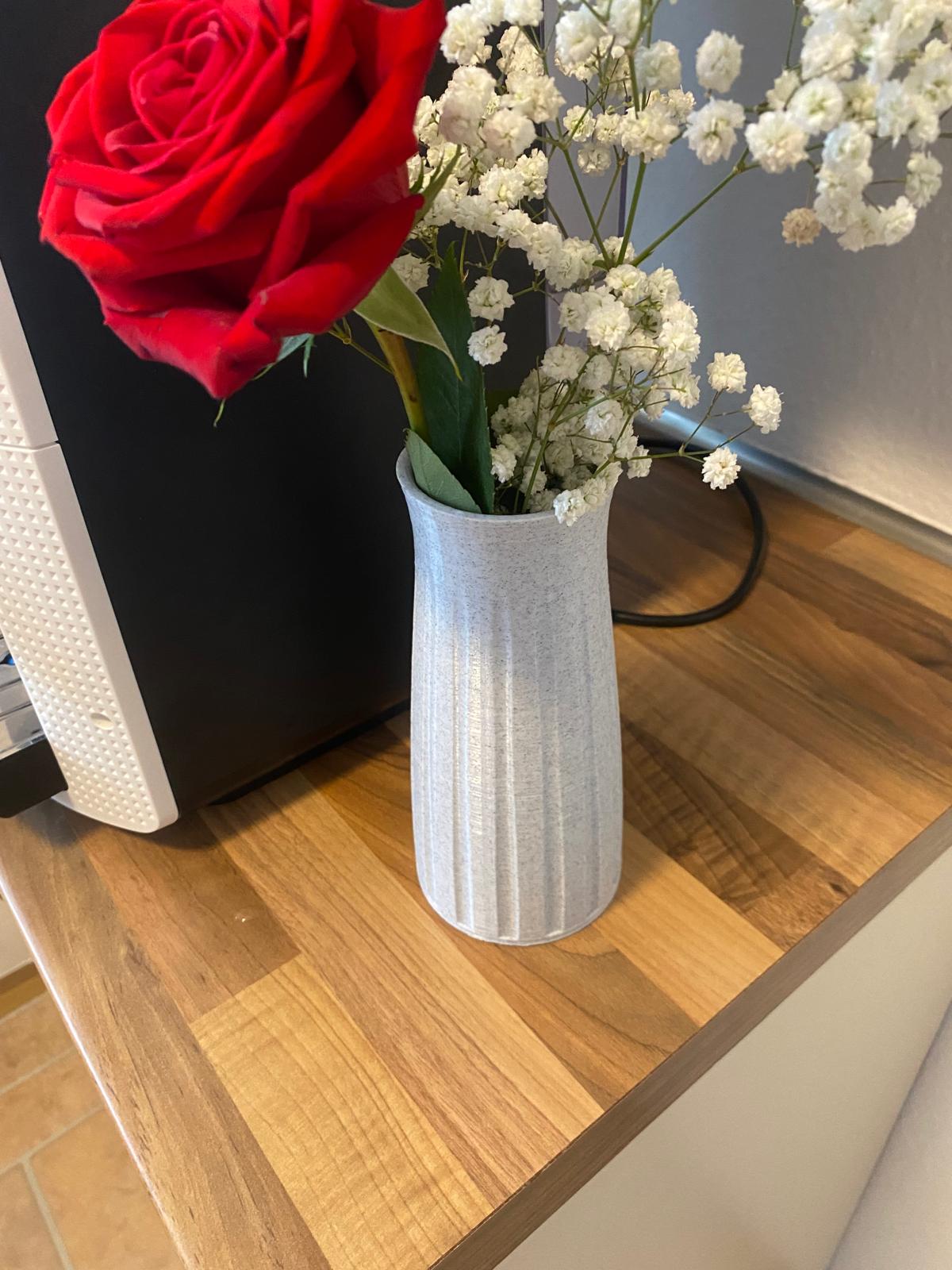 Simple vase (jednoduchá váza) by Zbyněk Ticháček | Download free STL ...