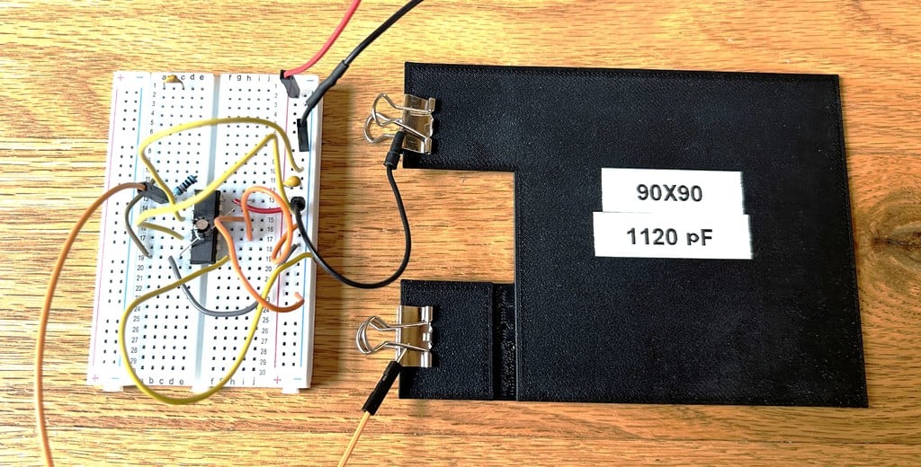 3D Printed Capacitor! por DamianB2 | Descargar modelo STL gratuito ...