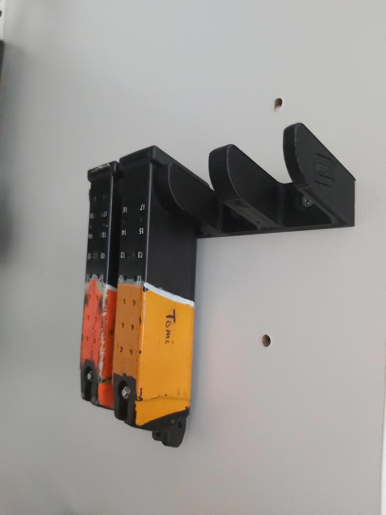 Airsoft Glock wall magazine holder 4x by T-omi | Download free STL ...