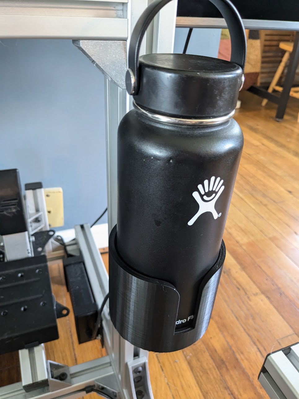 Sim rig cup holder for 1L hydroflask by Minuteman | Download free STL ...