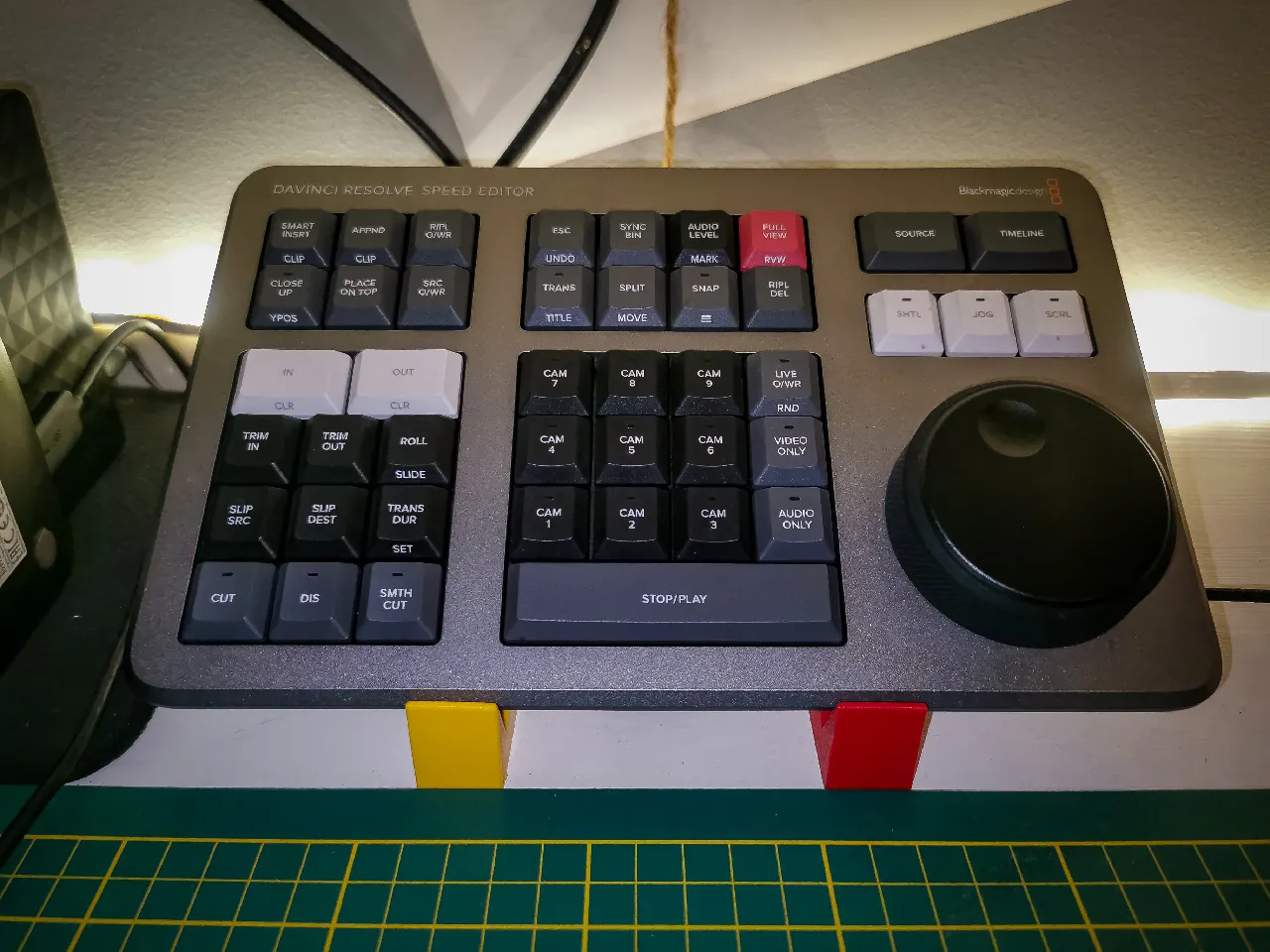 Davinci Resolve Speed Editor Stand by Robert Wiśniewski | Download free ...