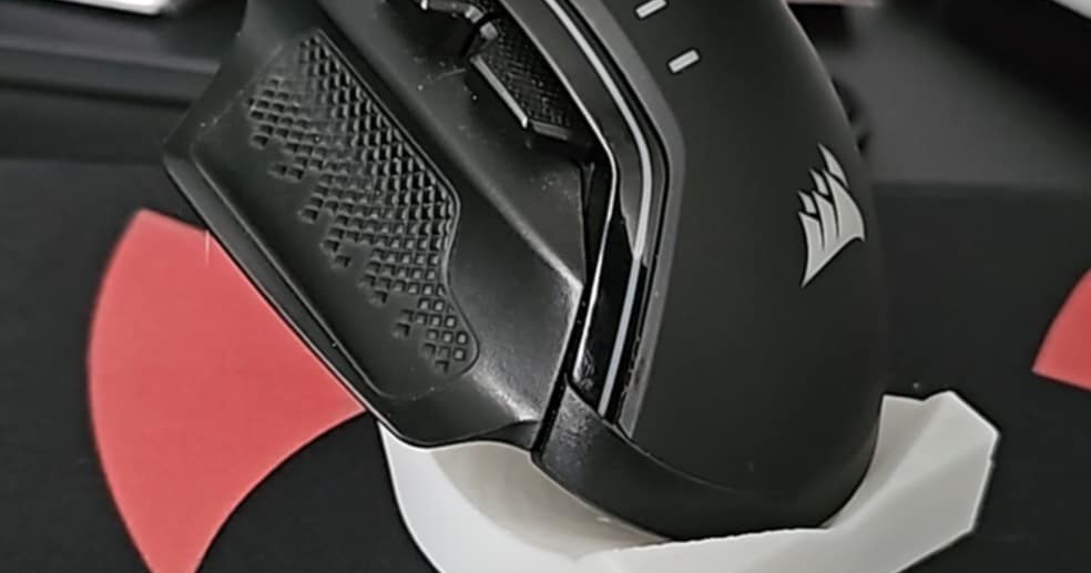 Desktop Mouse Stand by badseeker | Download free STL model | Printables.com