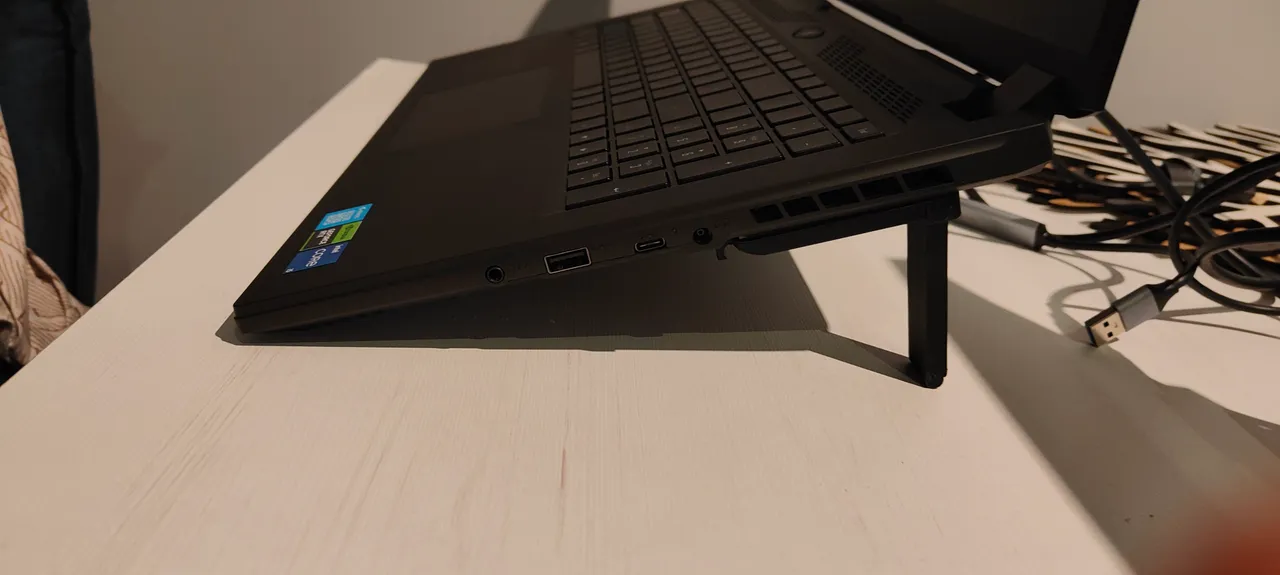 Laptop foldable leg by gor.zx69 (Pix) | Download free STL model ...