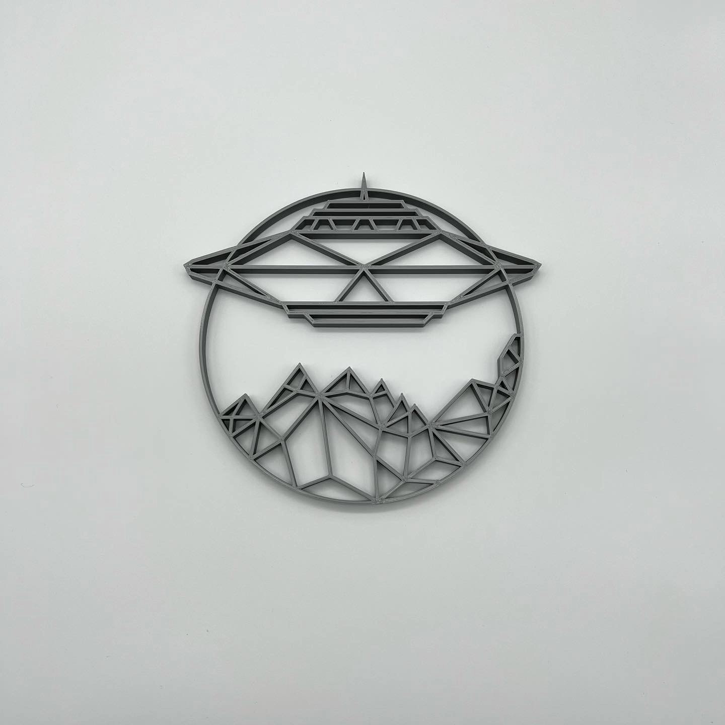 Geometric Alien Over Mountains by ar3Dprints | Download free STL model ...