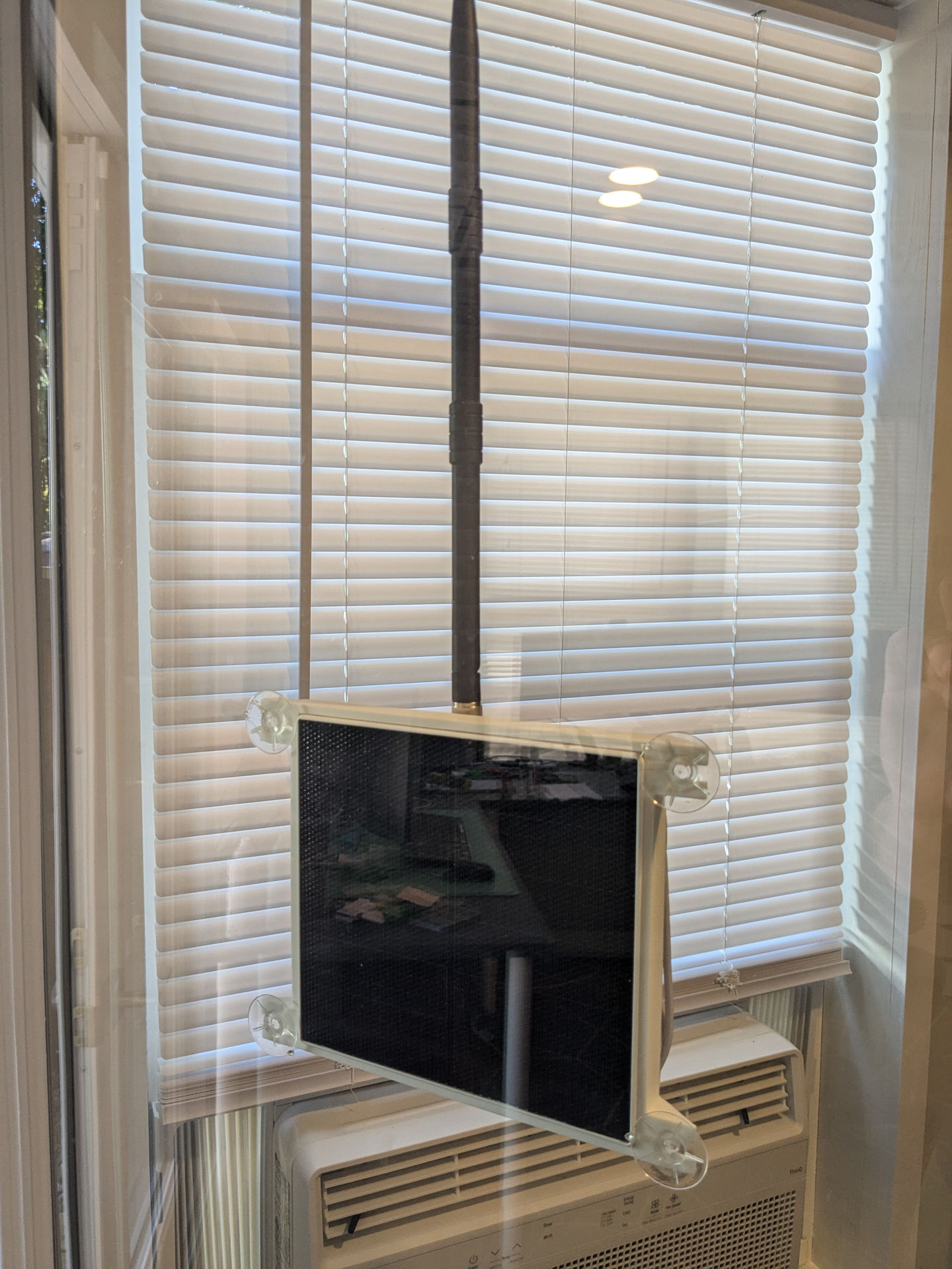 RAK Wisblock Meshtastic Solar Window Mount por binaryhellstorm ...