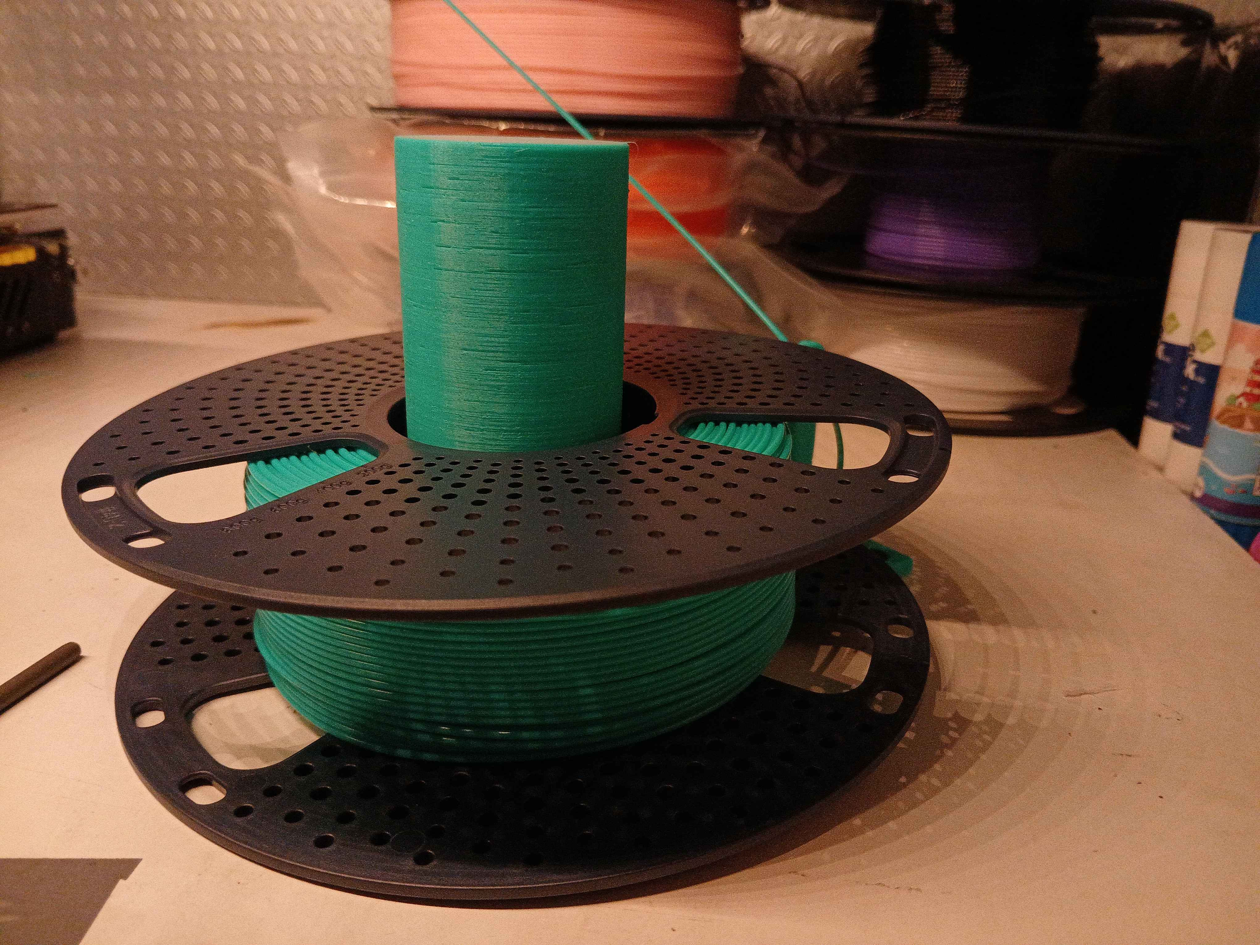 Horizontal Spool Holder With Filament Guide by Lazy Cat | Download free ...