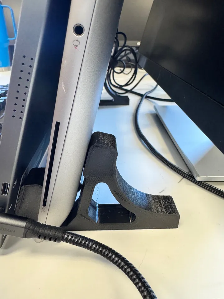 Laptop and portable monitor stand by Ben Johnson | Download free STL ...