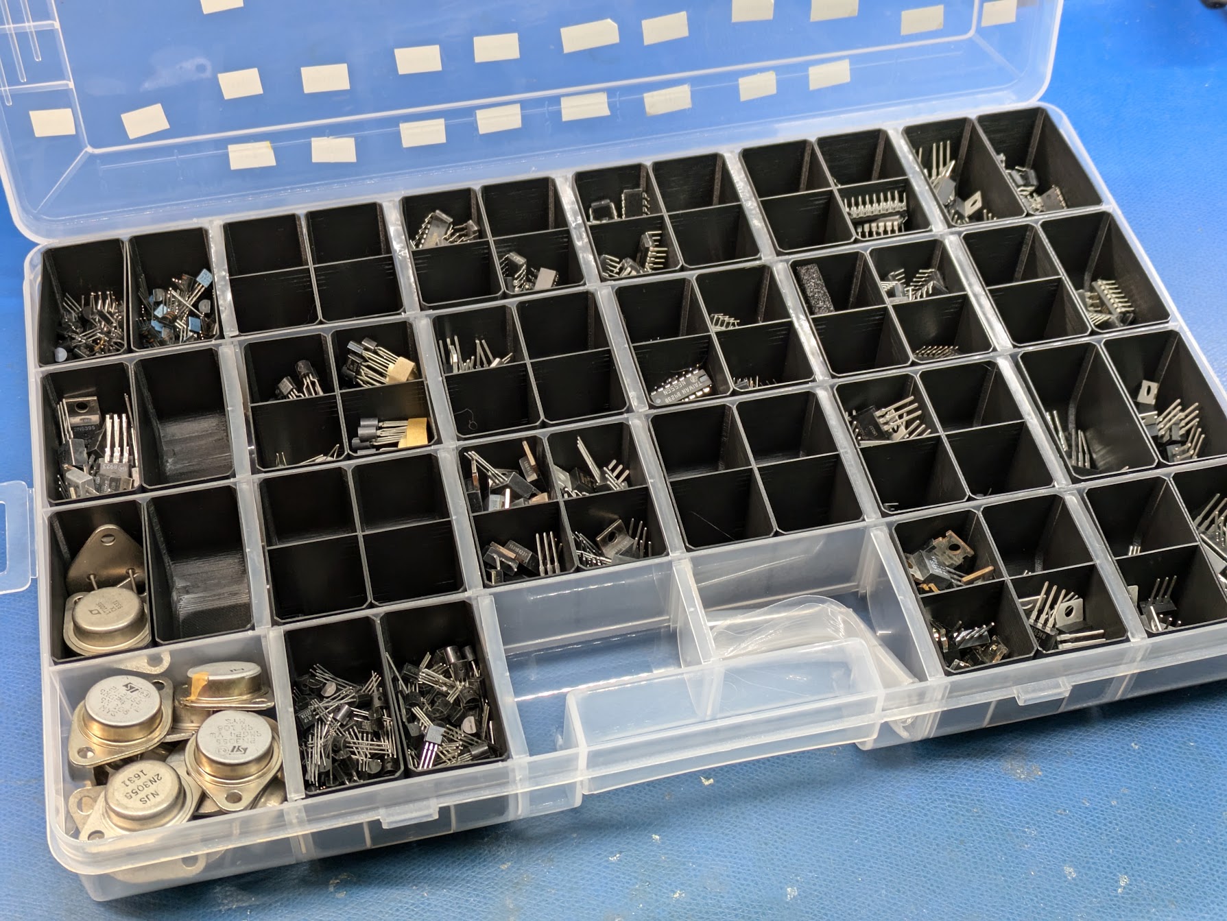 Efficient Mini-Bins for STOREHOUSE 24 Compartment Containers by Physics ...