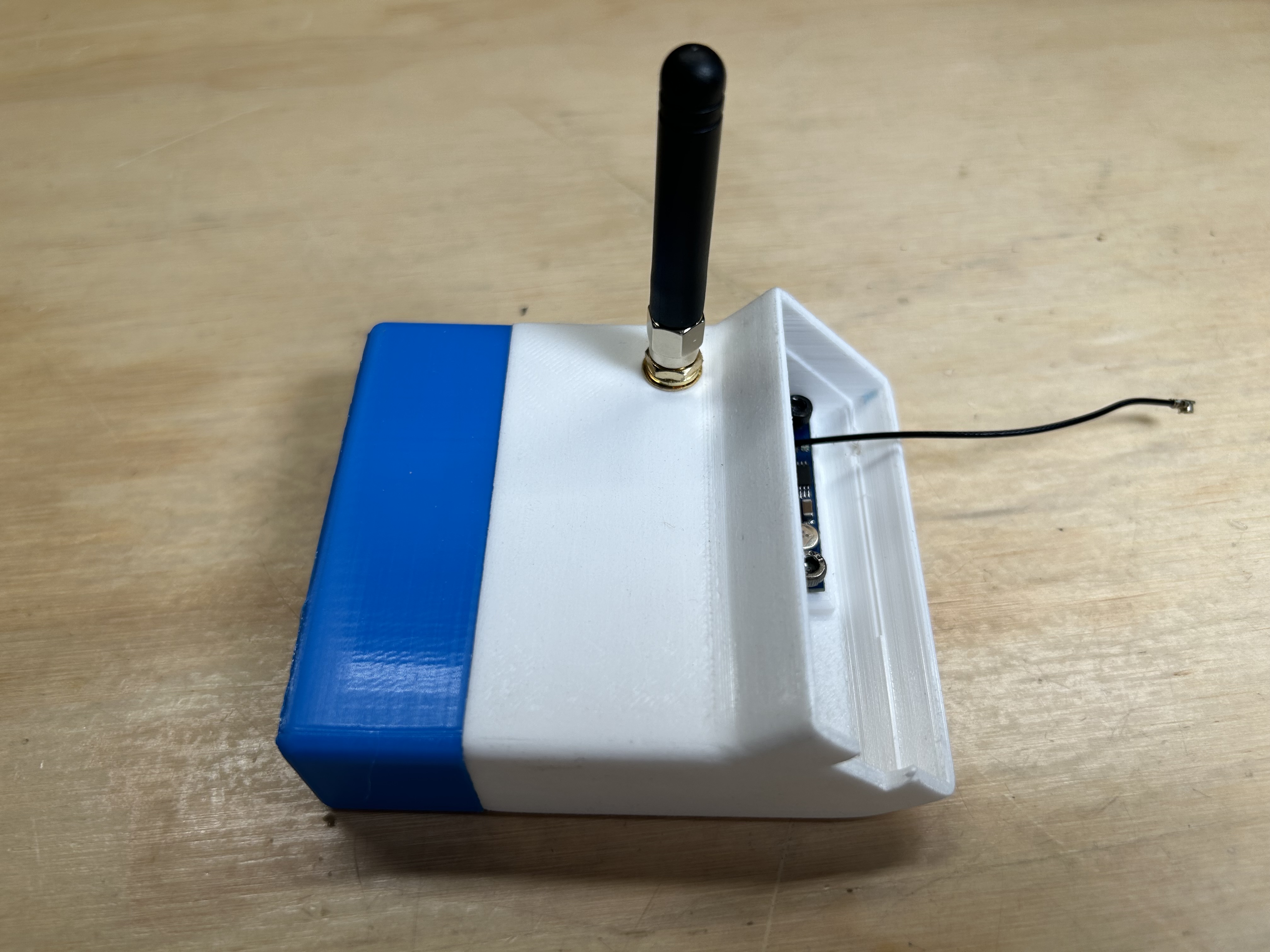Heltec V3 Desktop Case with GPS and Power Switch by JASIT | Download ...