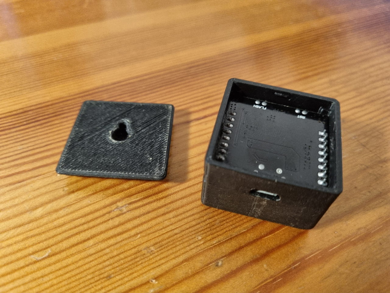 Witty Cloud module enclosure box by Ádám Répay | Download free STL ...