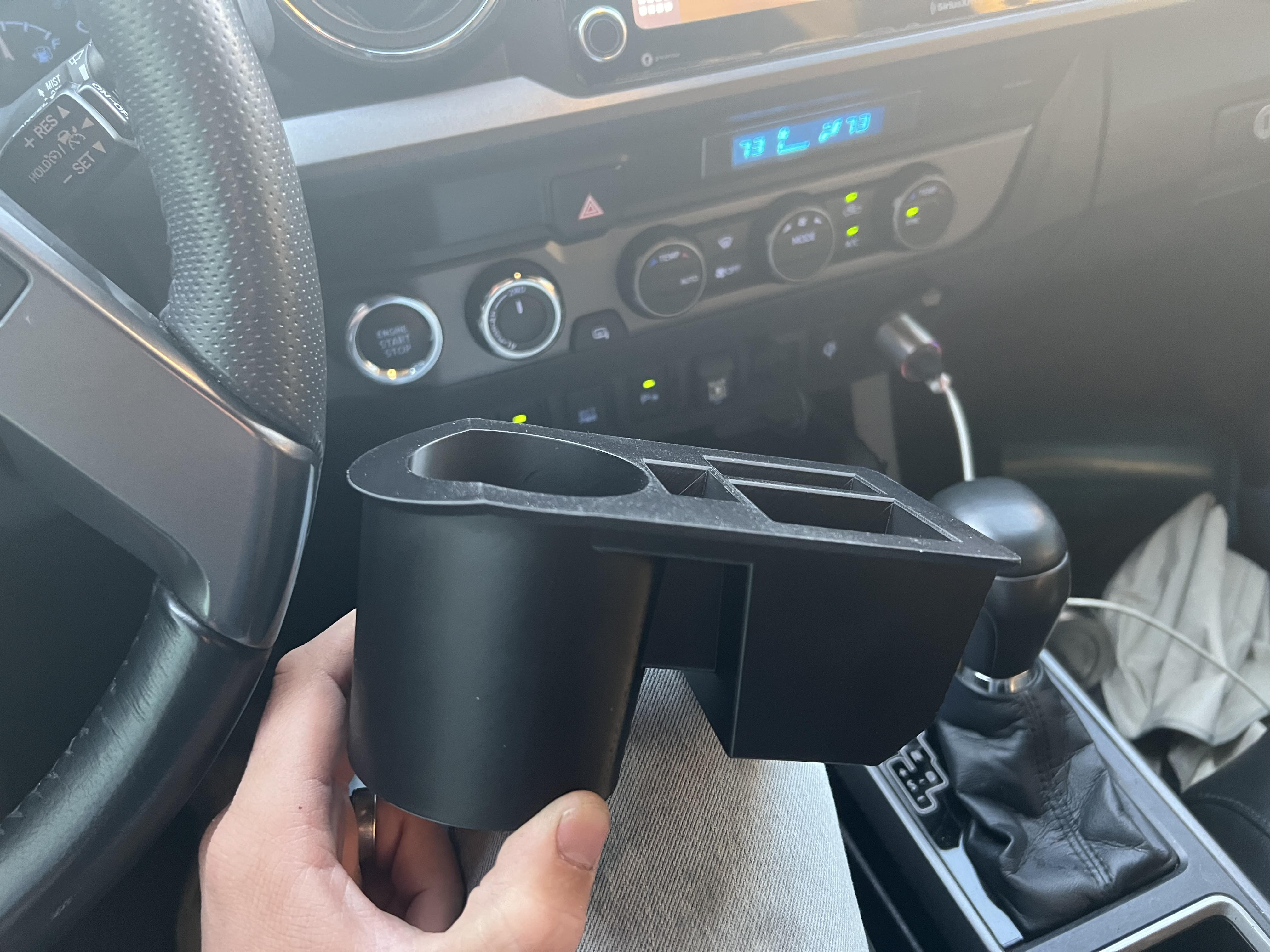 3rd Generation Tacoma Cup Holder Insert par LastLayer3D | Téléchargez ...
