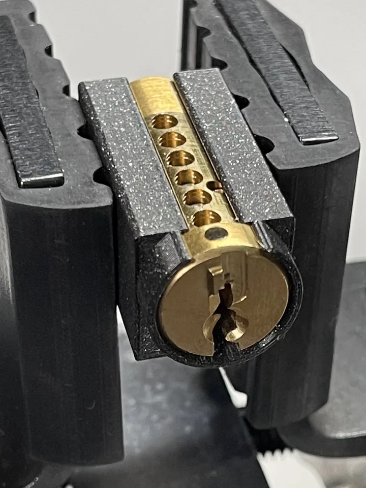 ASSA 600 Lock Core Holder by mat1486 | Download free STL model ...
