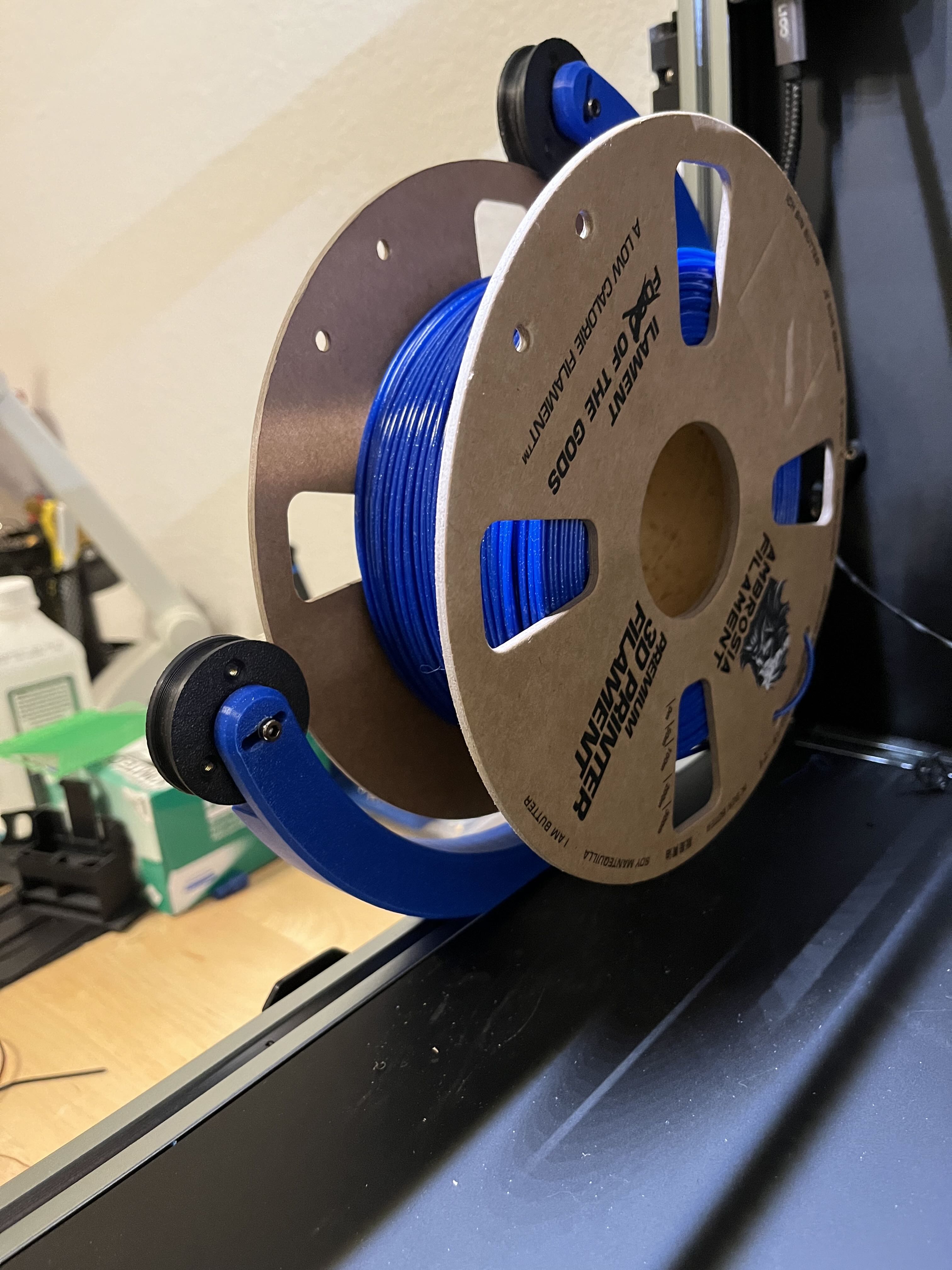 Adjustable Trident Internal Spool Holder by Saturday Engineering ...