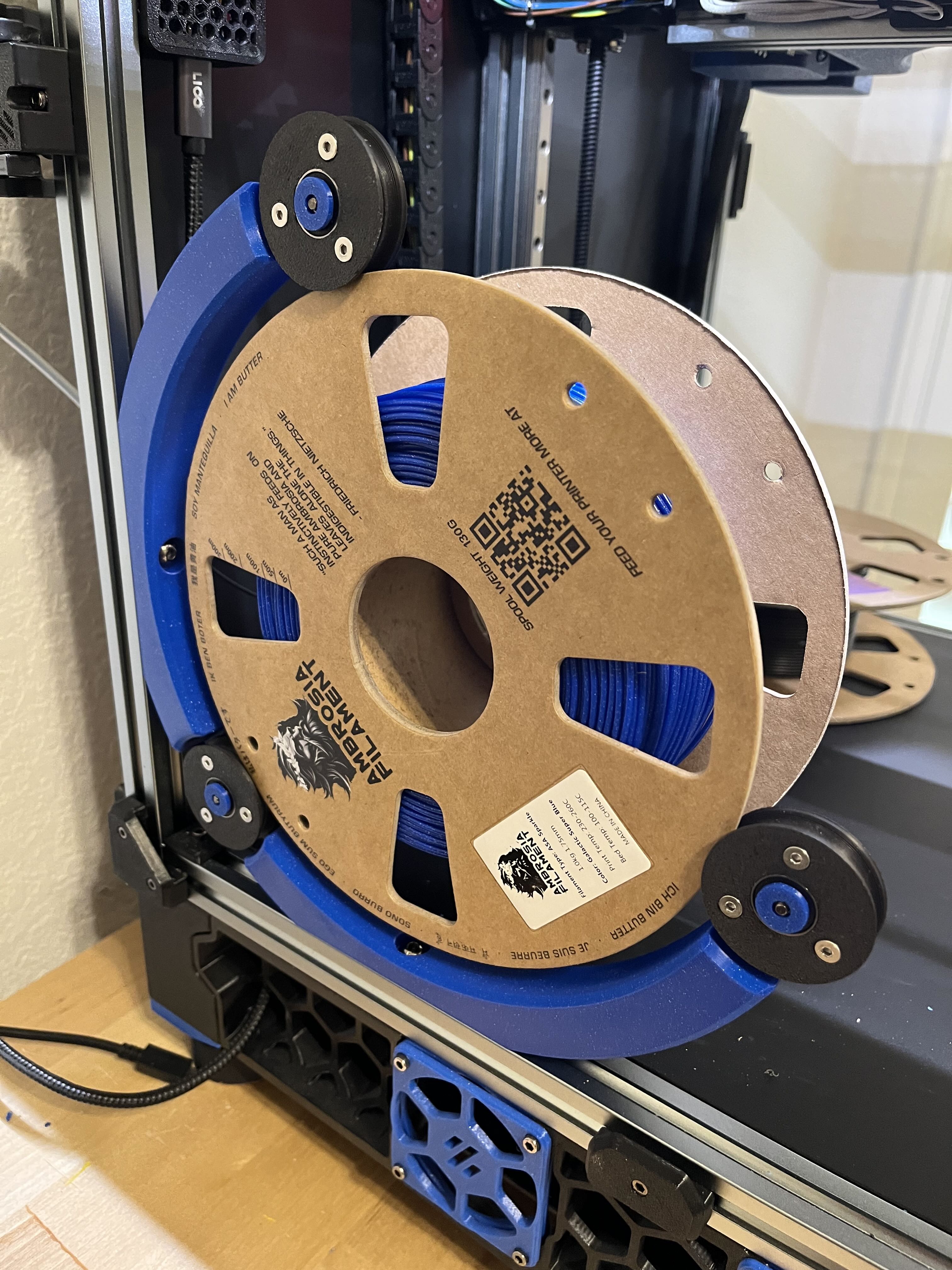 Adjustable Trident Internal Spool Holder by Saturday Engineering ...