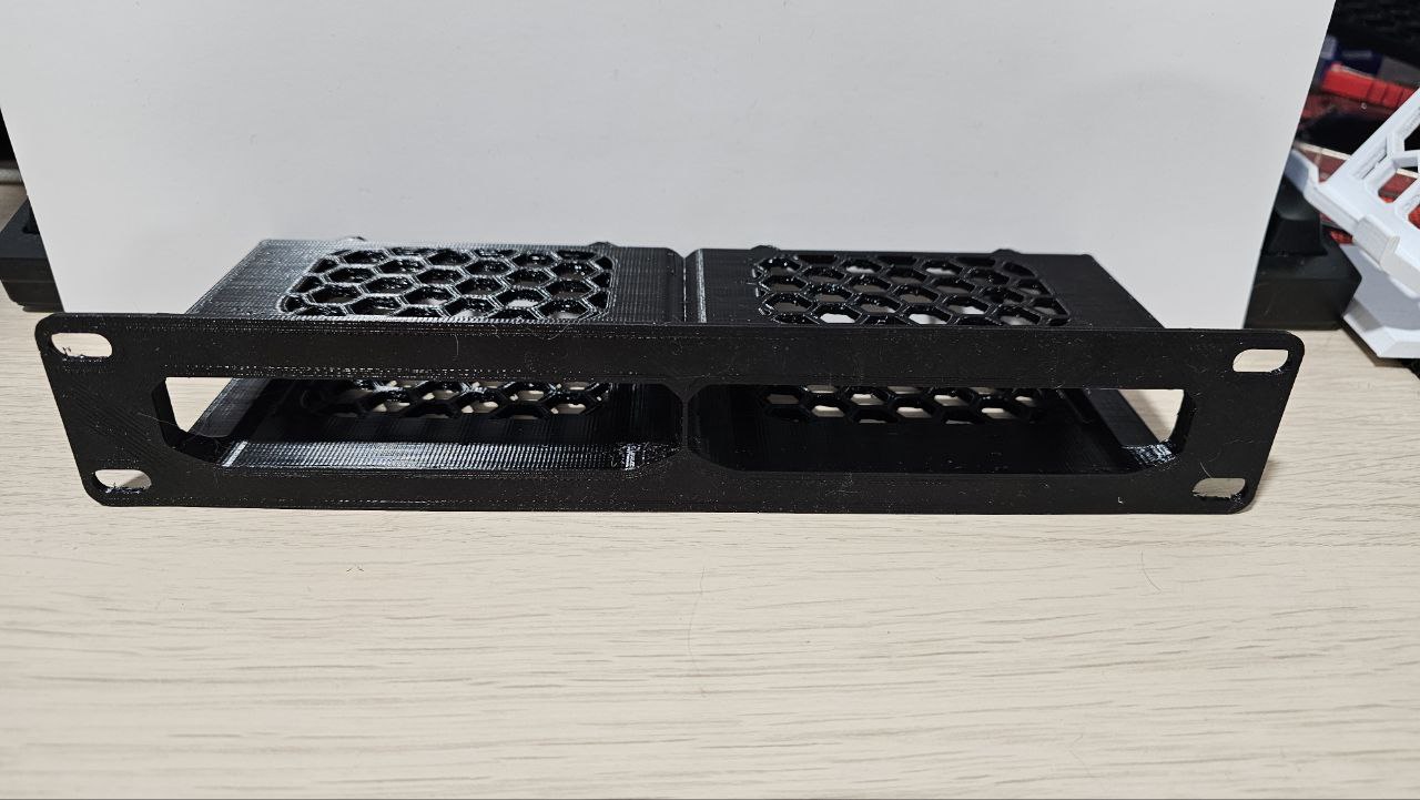 Ubiquiti Unifi USW-Flex-Mini 10-inch rack mount by Maurício Pessoa ...