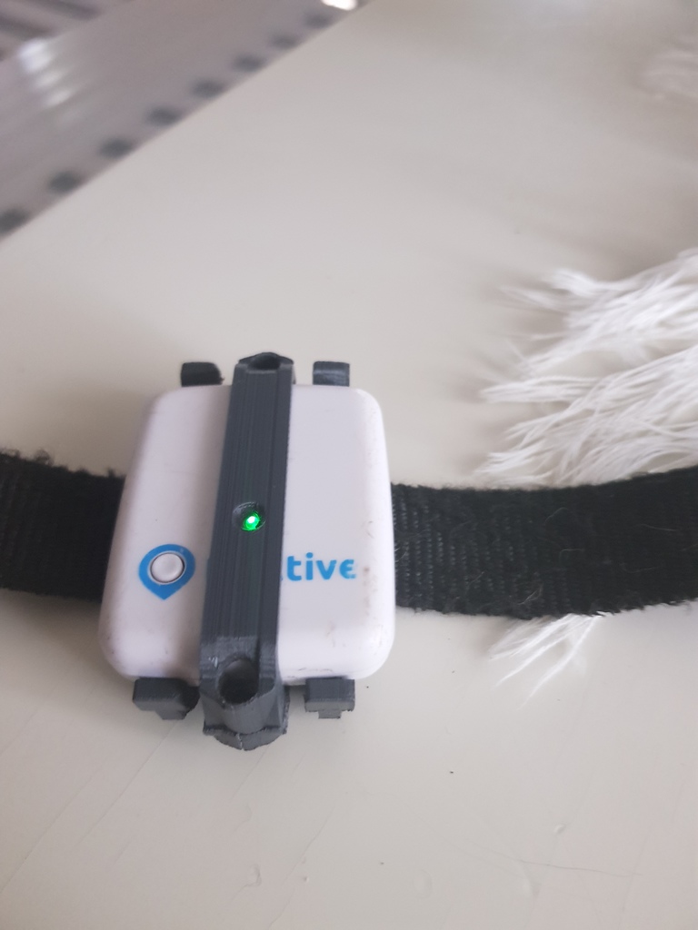 Tractive GPS clip with retainer by Hackolyte | Download free STL model ...