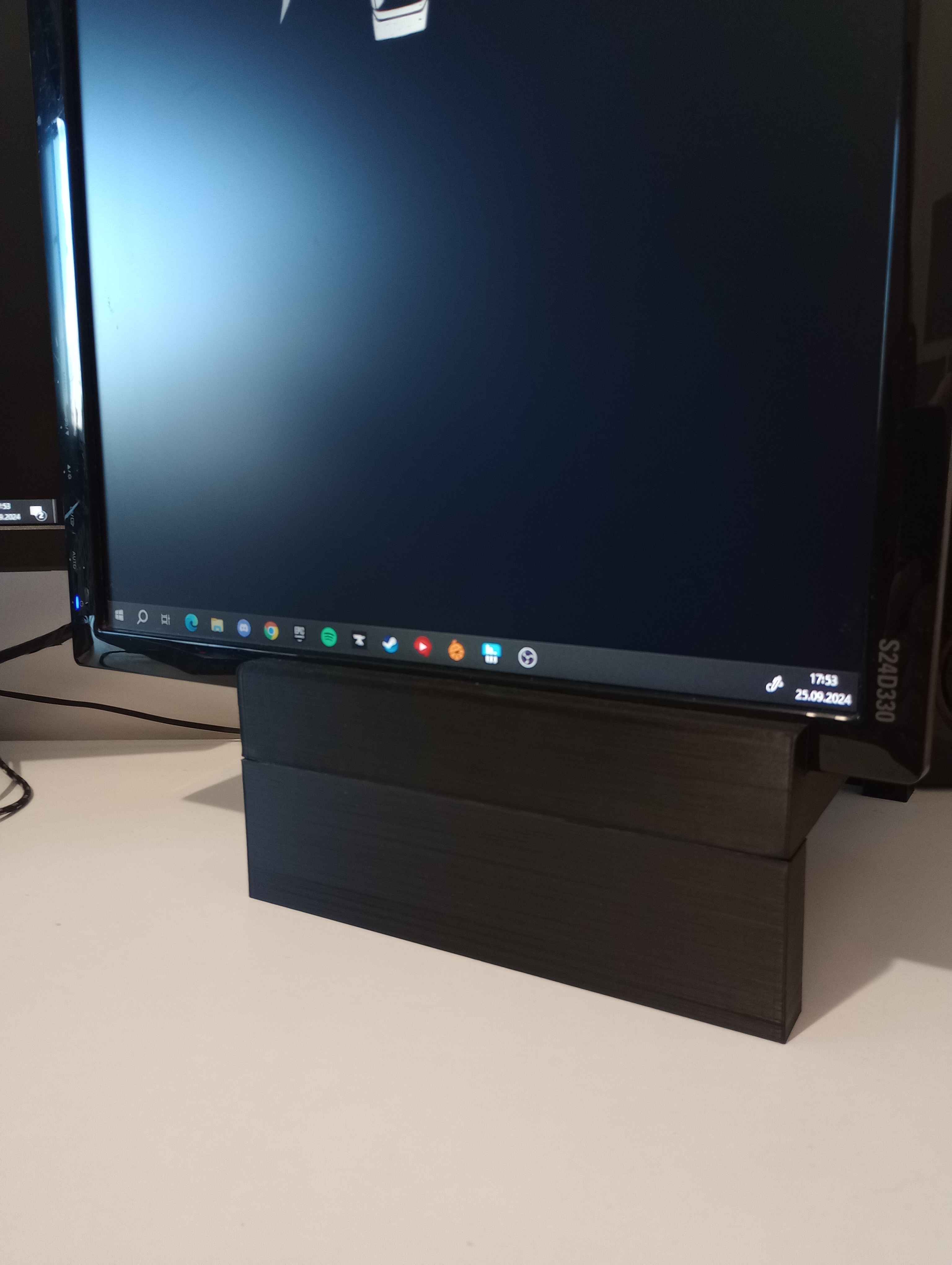 Vertical Monitor Stand par Not_Charlieee | Téléchargez gratuitement un ...