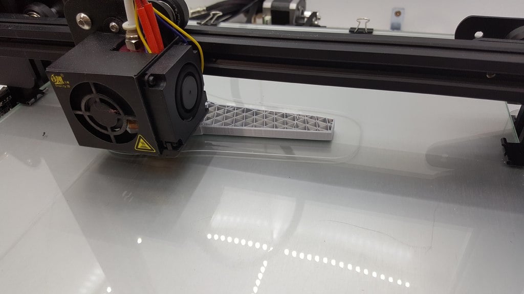 Logitech C-910 camera mount for Creality CR-10 printer by jeremy cobert ...