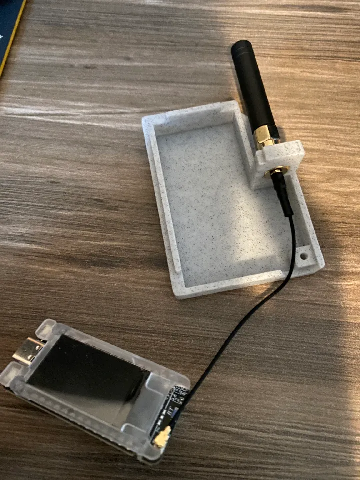 Heltec T114, 2200 mAh battery Meshtastic radio case by Ethan Pailes ...