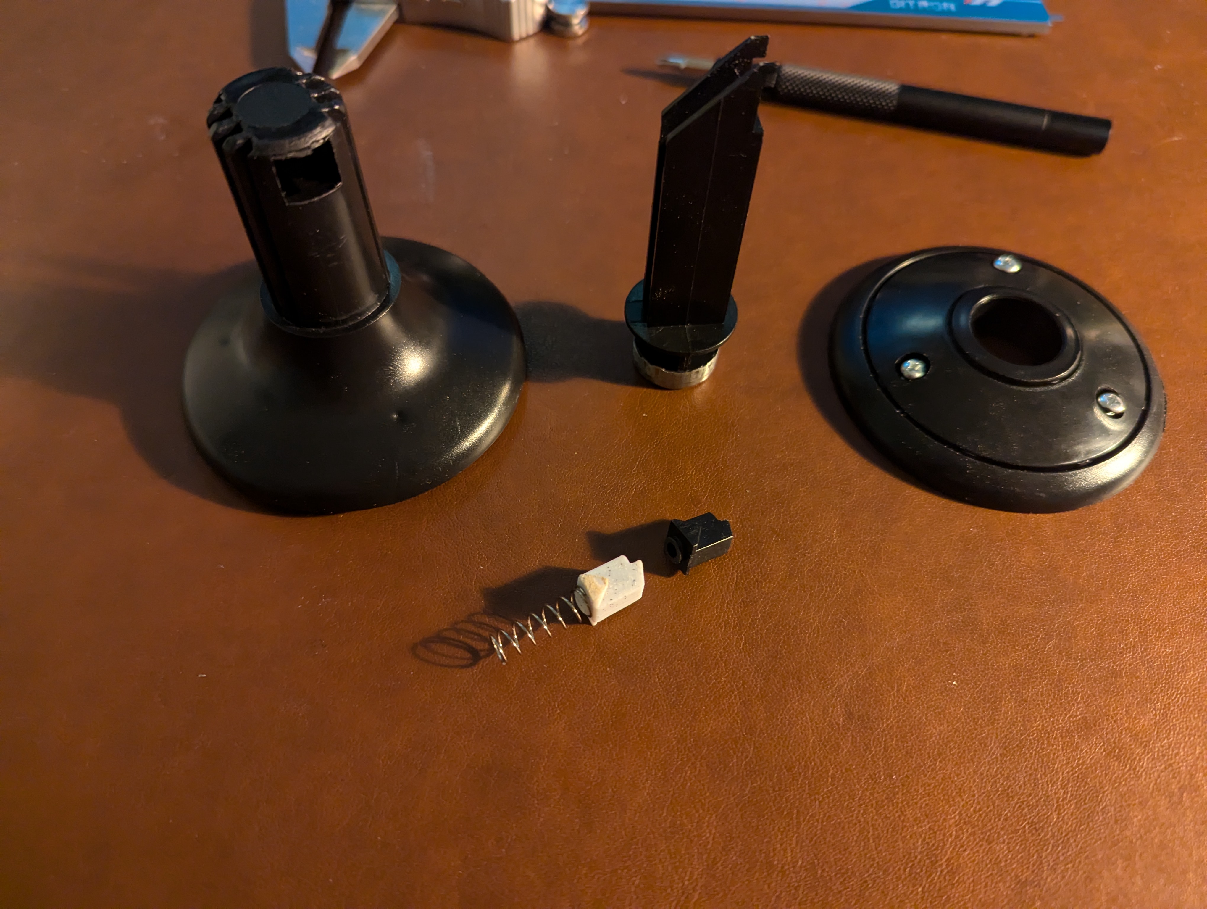 Paroto Paper Towel Holder Latch by Cal_9000 | Download free STL model ...