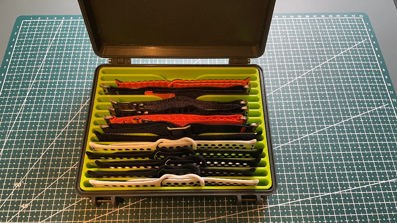 Apple Watch band storage by Speedy | Download free STL model ...