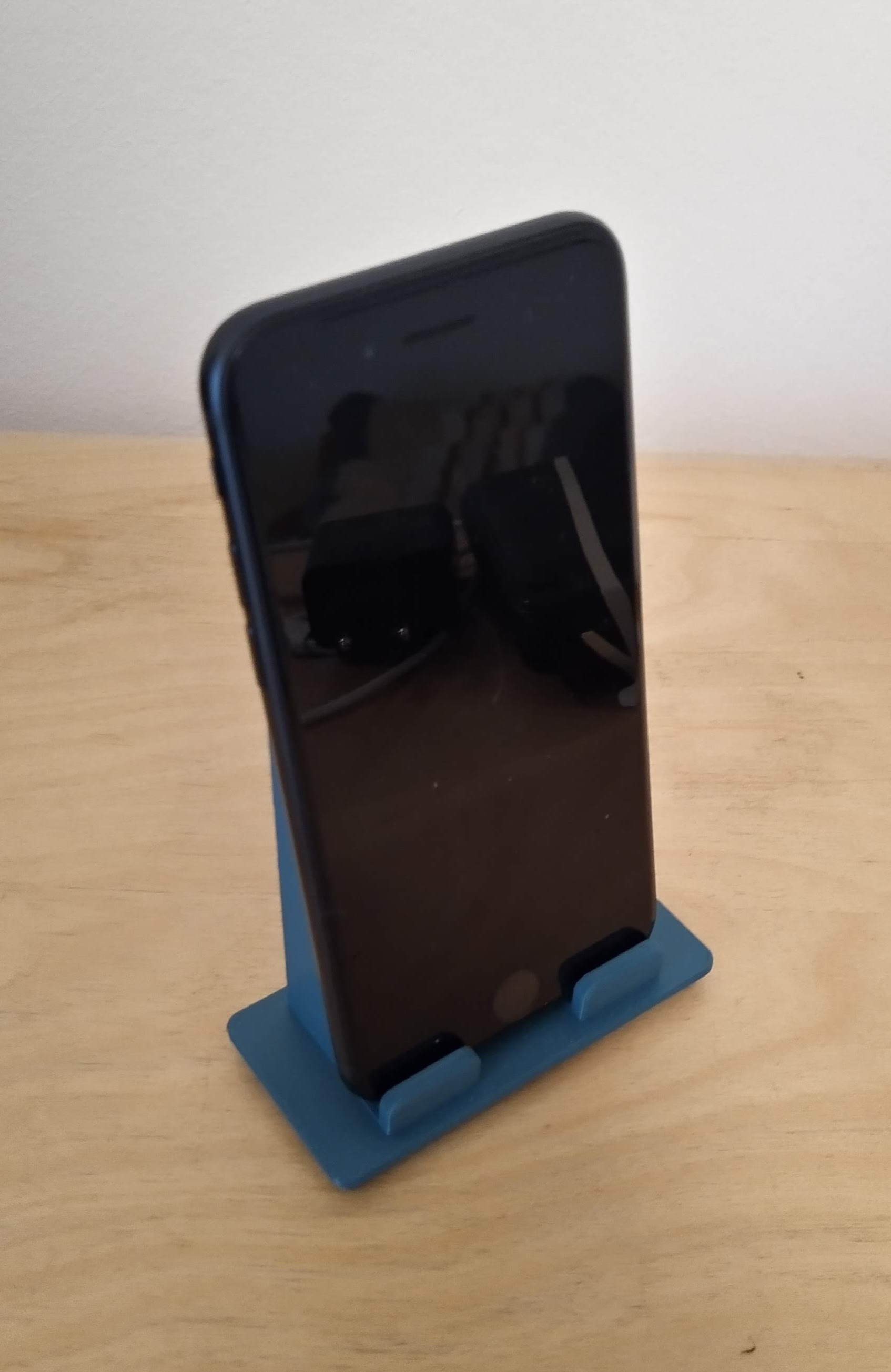 Gridfinity phone holder by martin.demling | Download free STL model ...