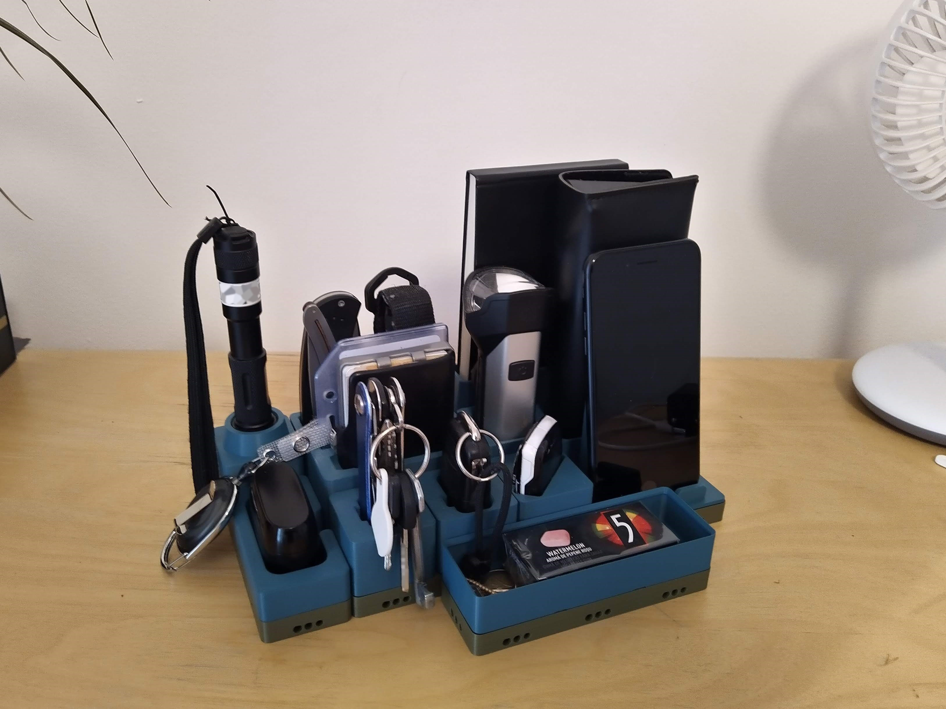 Gridfinity holder for Fenix flashlight por martin.demling | Descargar ...