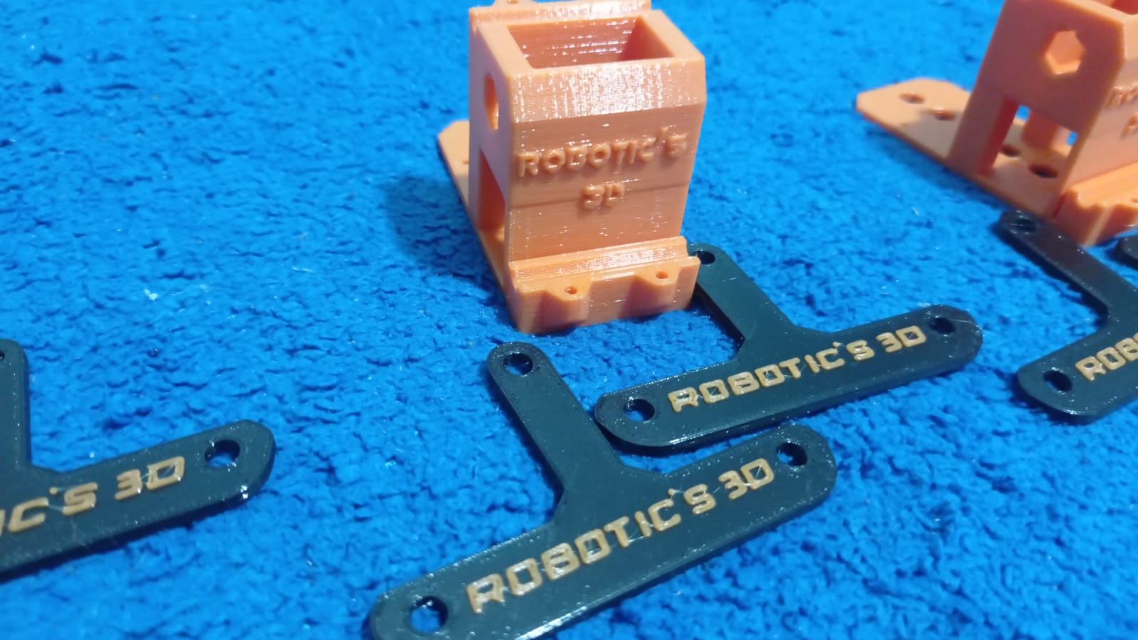 mini frog robot by Oscar Jassam | Download free STL model | Printables.com