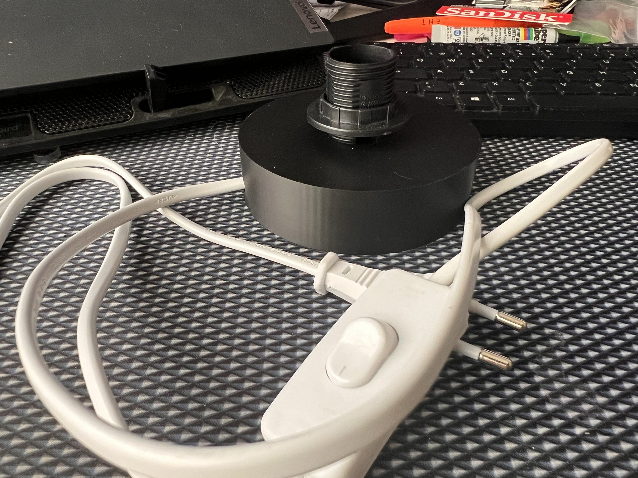 LAMP BASE E14 SUPPORT by GeekcraftsbyLS | Download free STL model ...