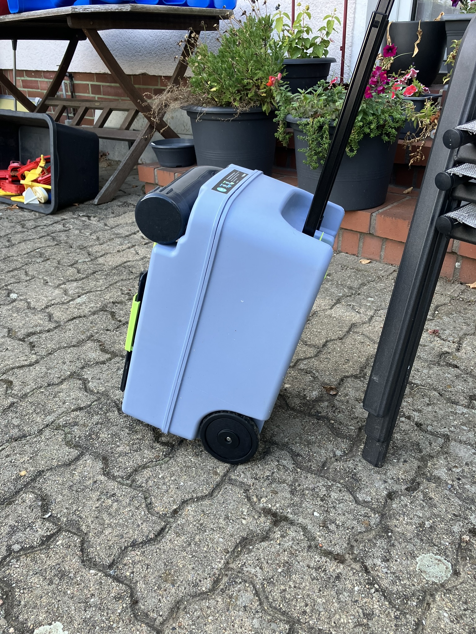 Dometic CT3000 camper toilet trolley wheel axis by FDM_Fox | Download ...