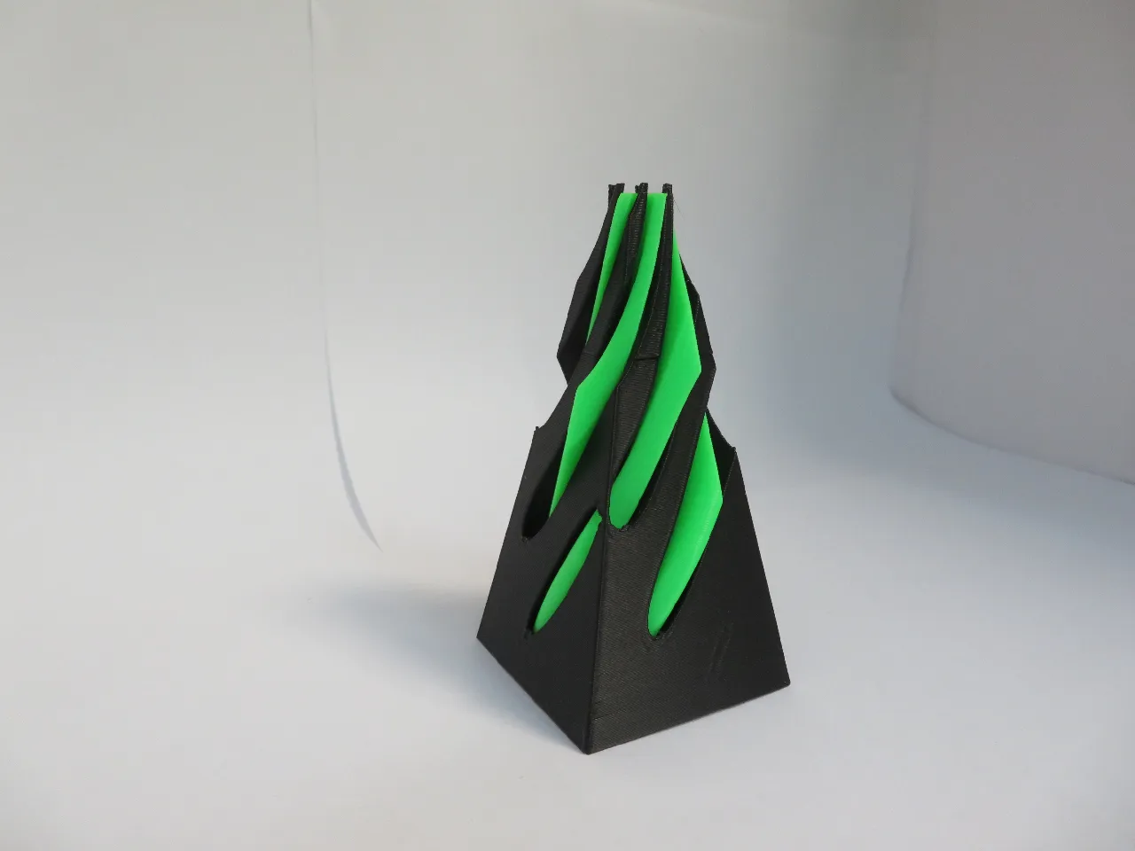 The BEST (Square Pyramid) Impossible Vortex Passthrough by Master ...