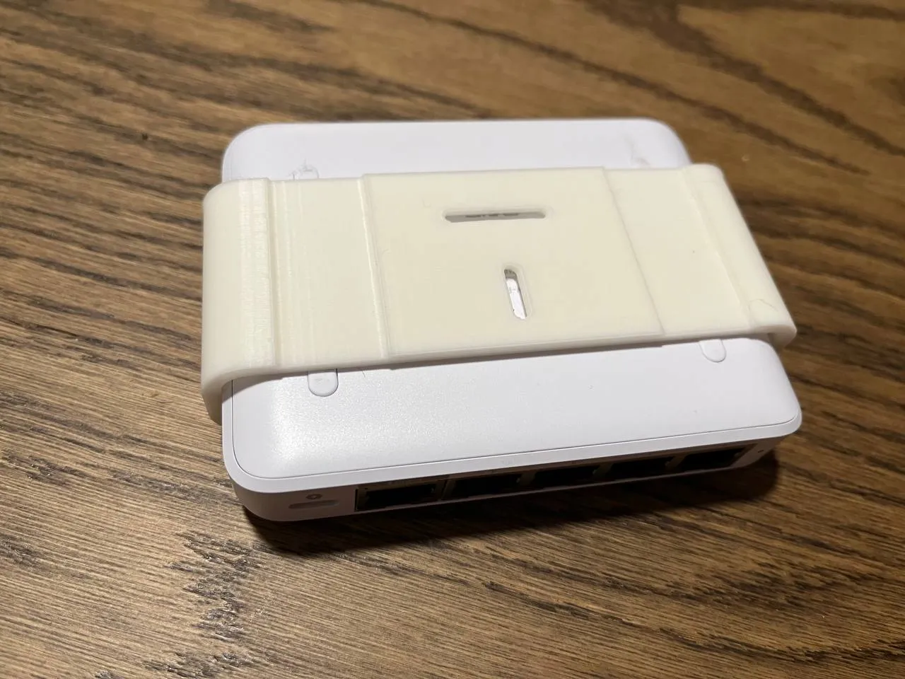 Ubiquiti Unifi USW-Flex-Mini 2.5G 5 Wall Mount by Maurício Pessoa ...