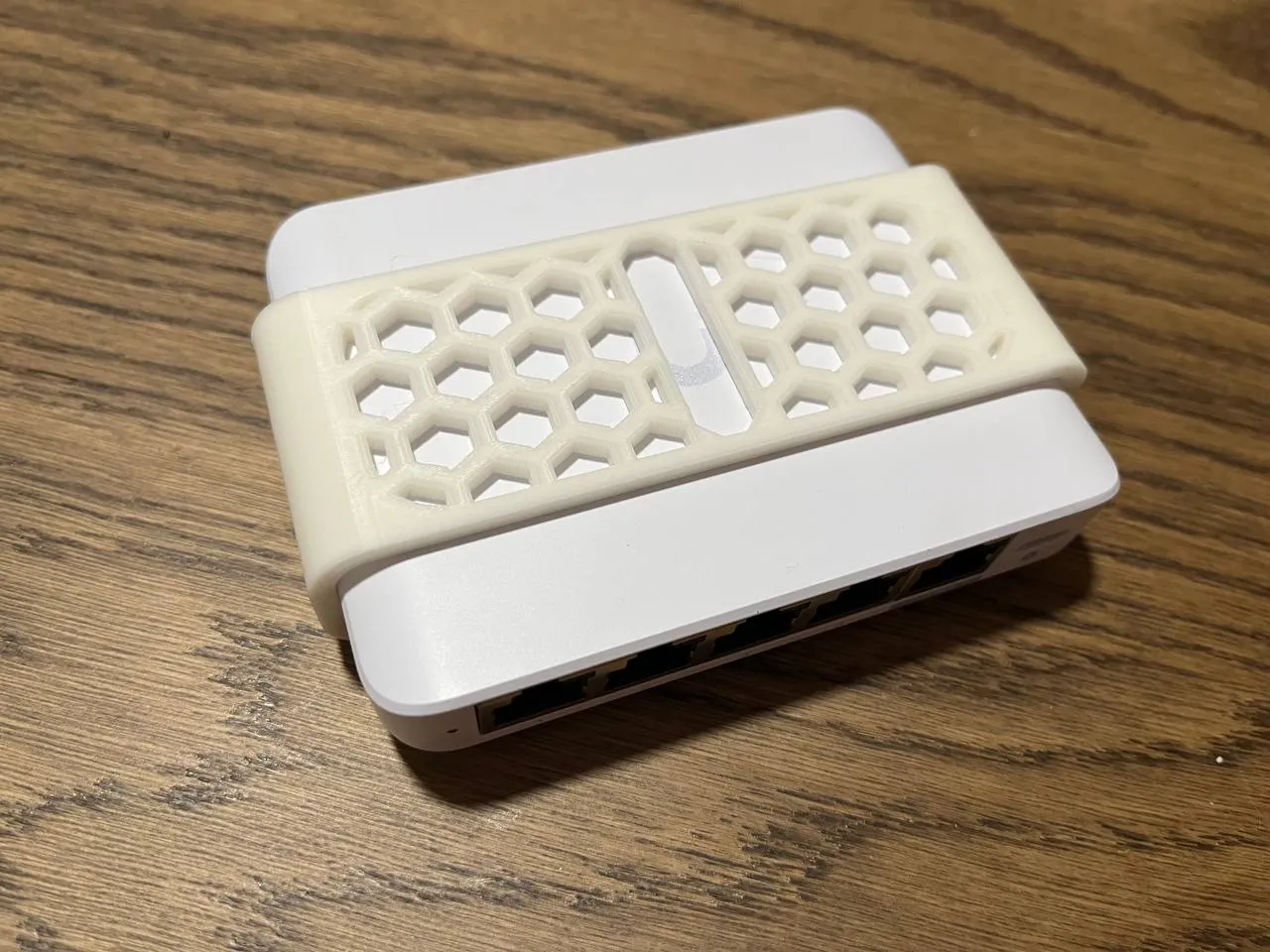Ubiquiti Unifi USW-Flex-Mini 2.5G 5 Wall Mount by Maurício Pessoa ...