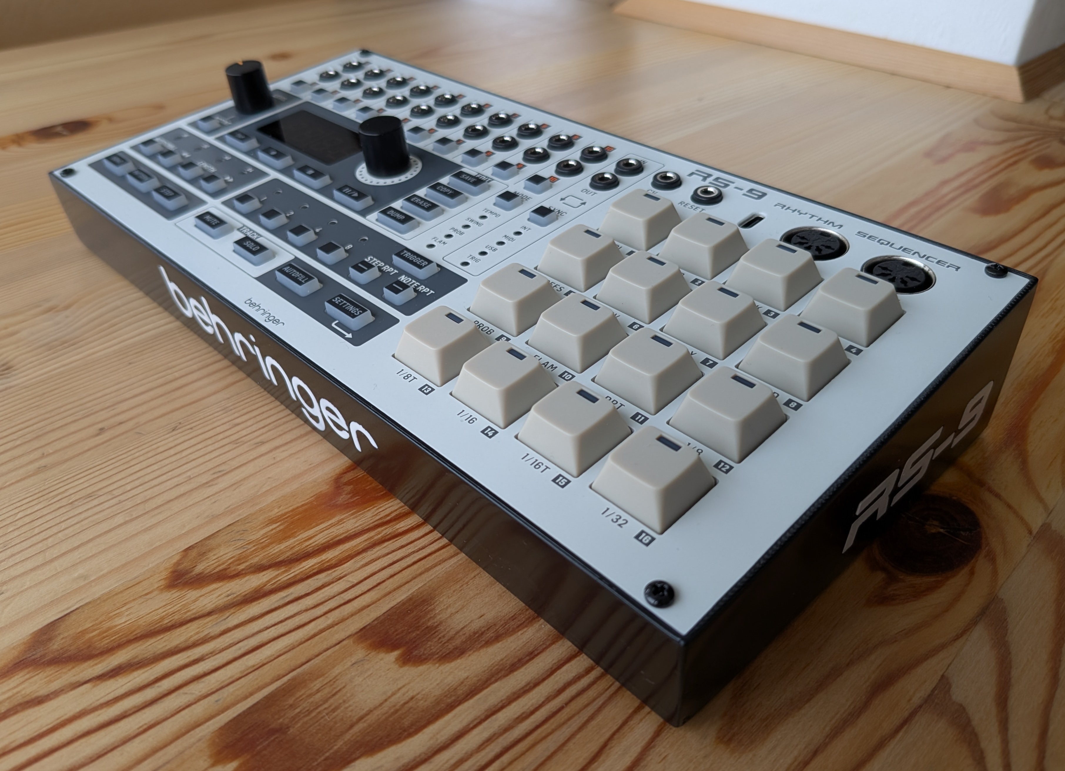 Behringer RS-9 Sequencer Case by Markus Lang | Download free STL model ...