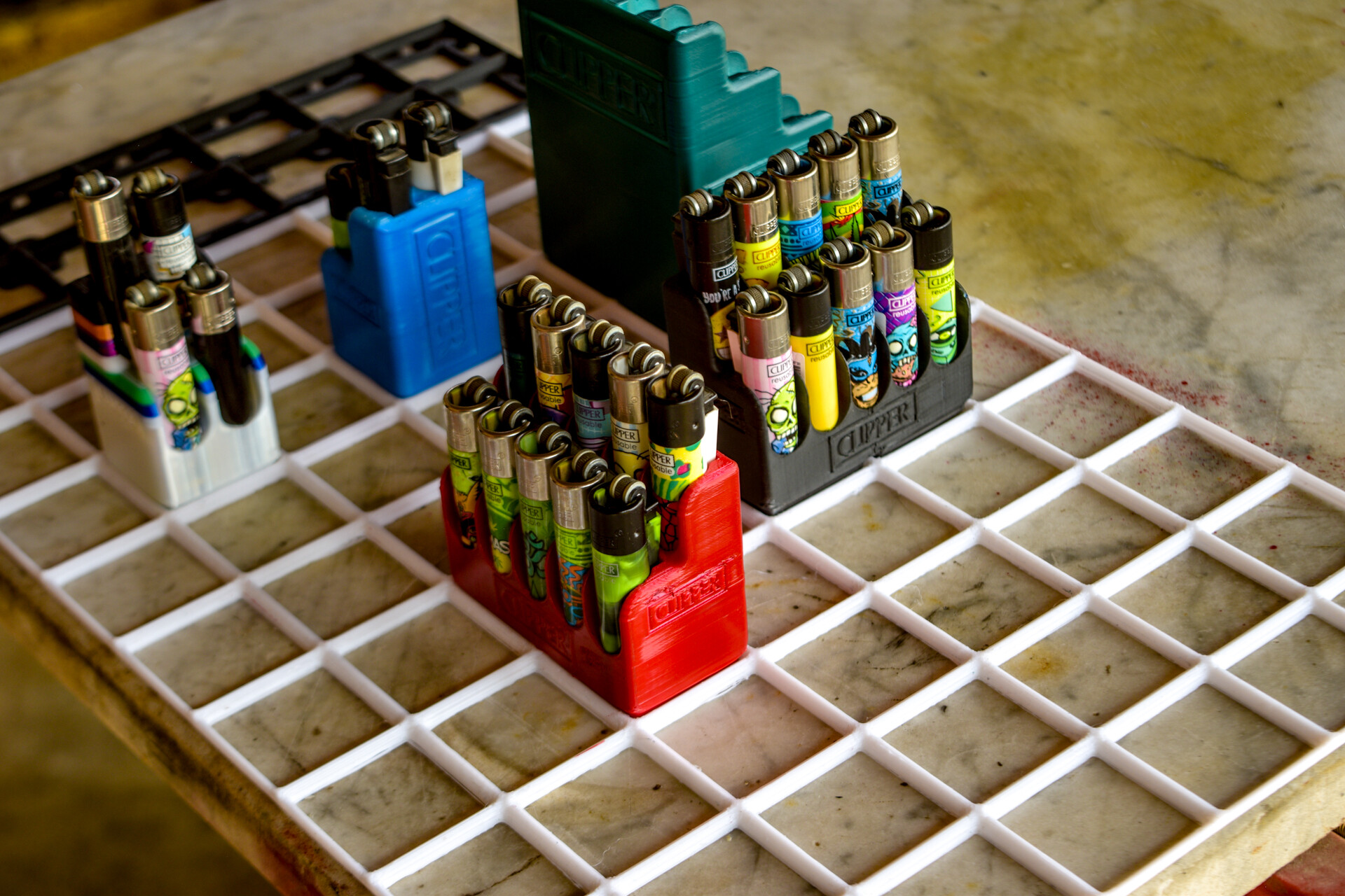 Gridfinity 1x2 Slim Clipper Lighter Stand (10 lighters-CP 21) by LexFran | Download free STL ...