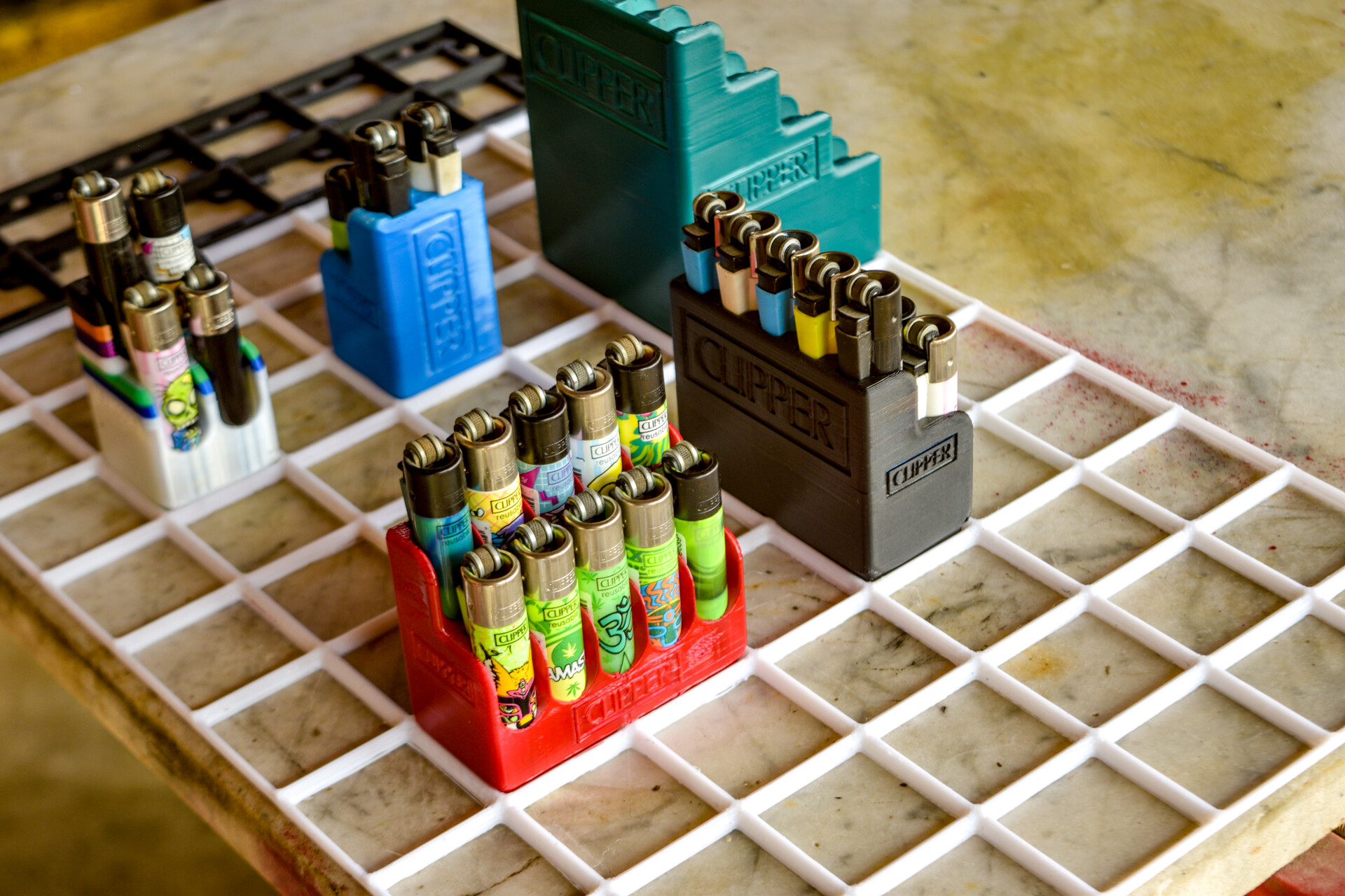 Gridfinity 1x2 Slim Clipper Lighter Stand (10 lighters-CP 21) by LexFran | Download free STL ...