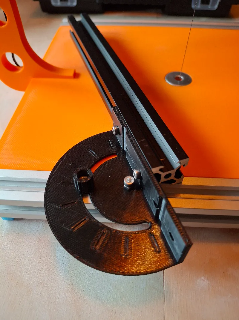 Foam Hot Wire Table par VoyMakesMinis | Téléchargez gratuitement un ...