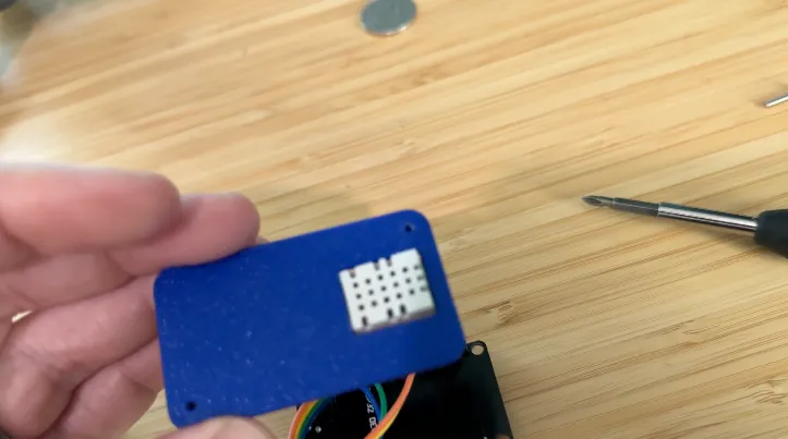 small enclosure for ESP32 and temp/humidity sensor by Gary Morse ...