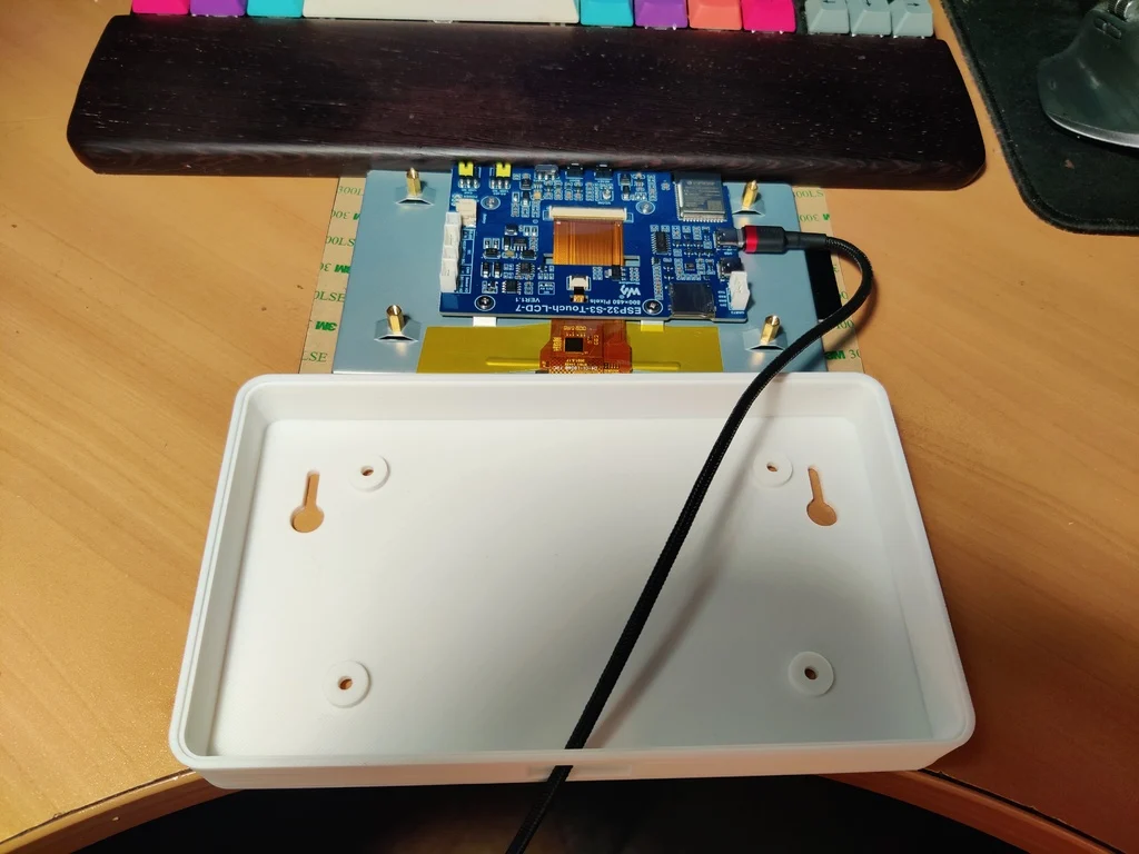 Waveshare ESP32-S3 7inch Capacitive Touch Display wall mount case by ...