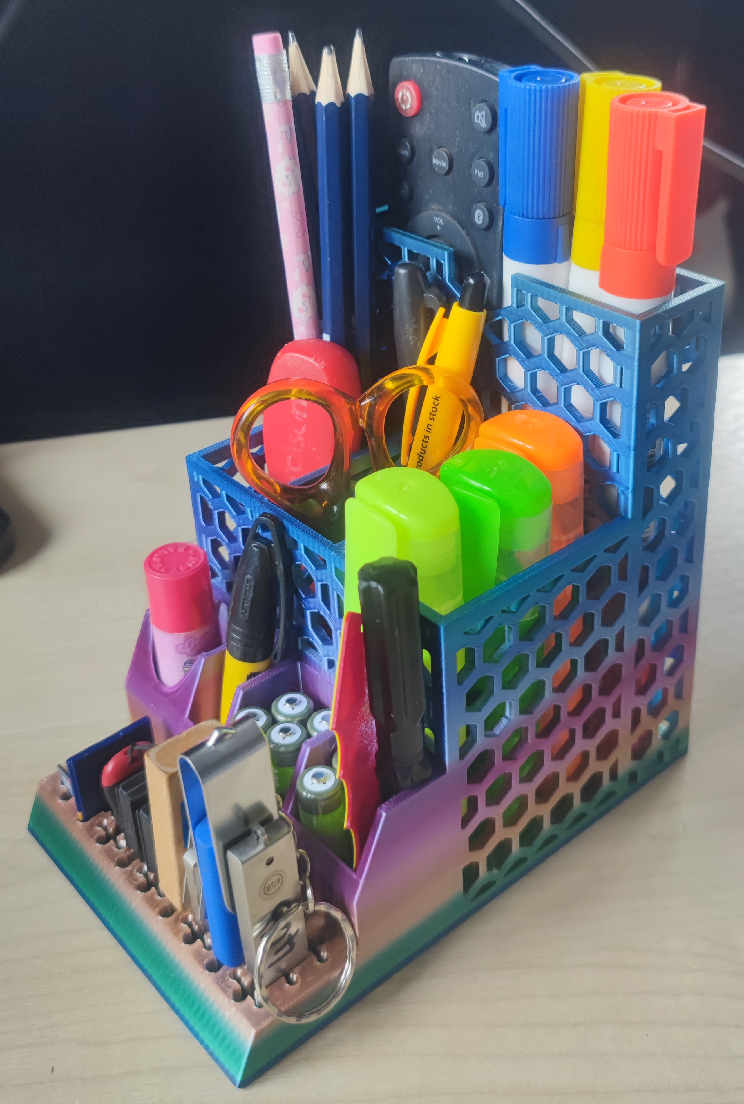 Desk Tidy / Tool Tidy with USB & SD by Greenacre3D | Download free STL ...