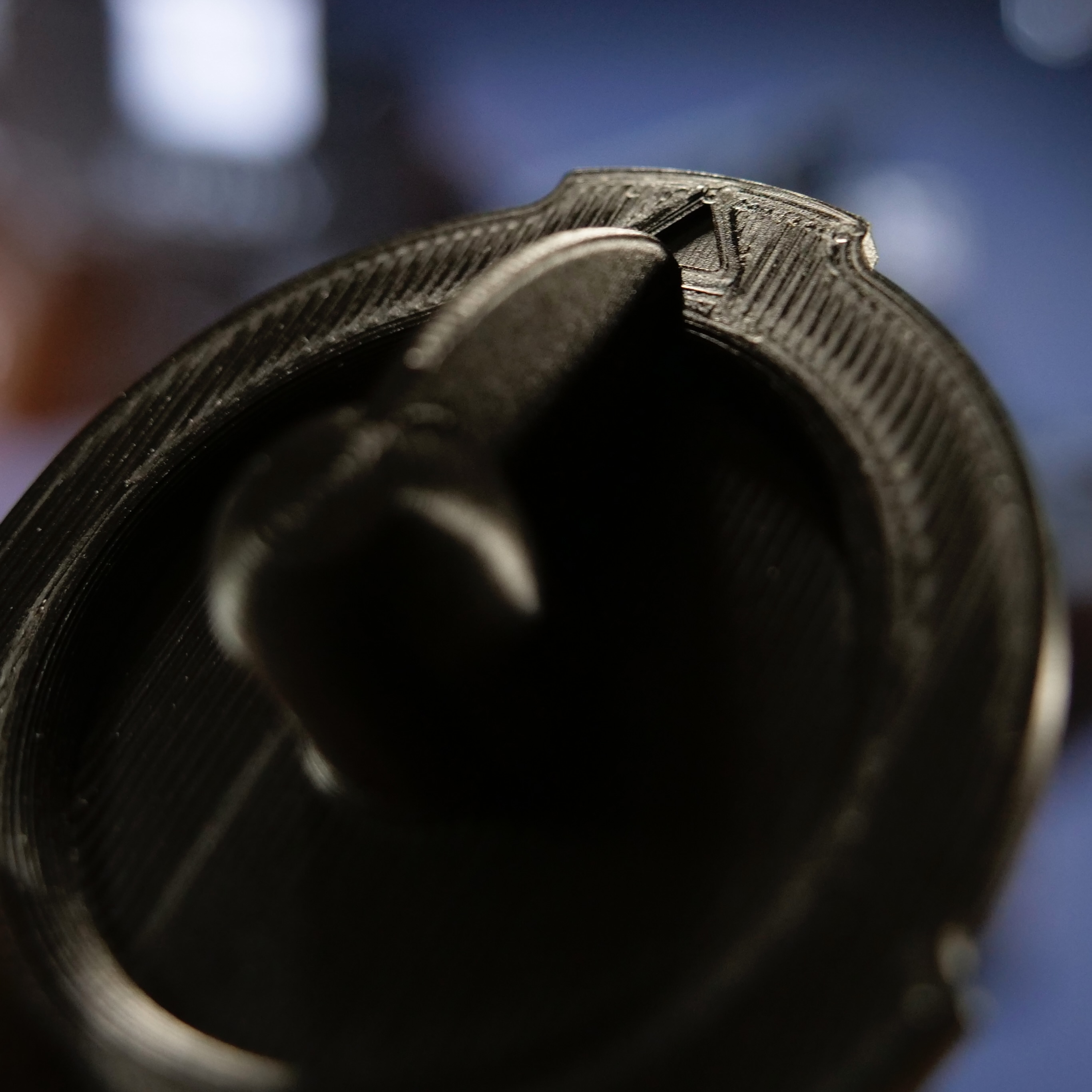 B4 Cam Body Cap with support by Christian Sowa | Download free STL ...